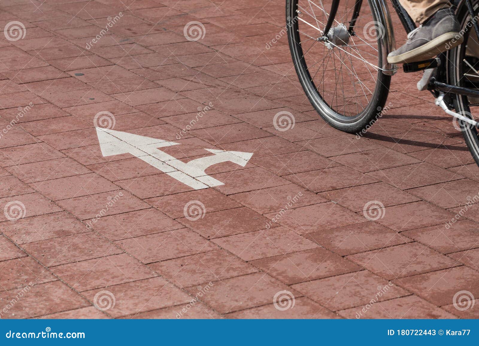 Cycle_arrow Stock Image | CartoonDealer.com #180722443