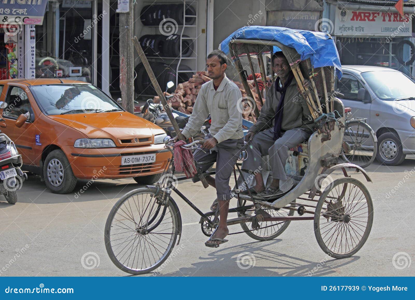 A cycle rickshaw editorial stock image. Image of bazar - 26177939