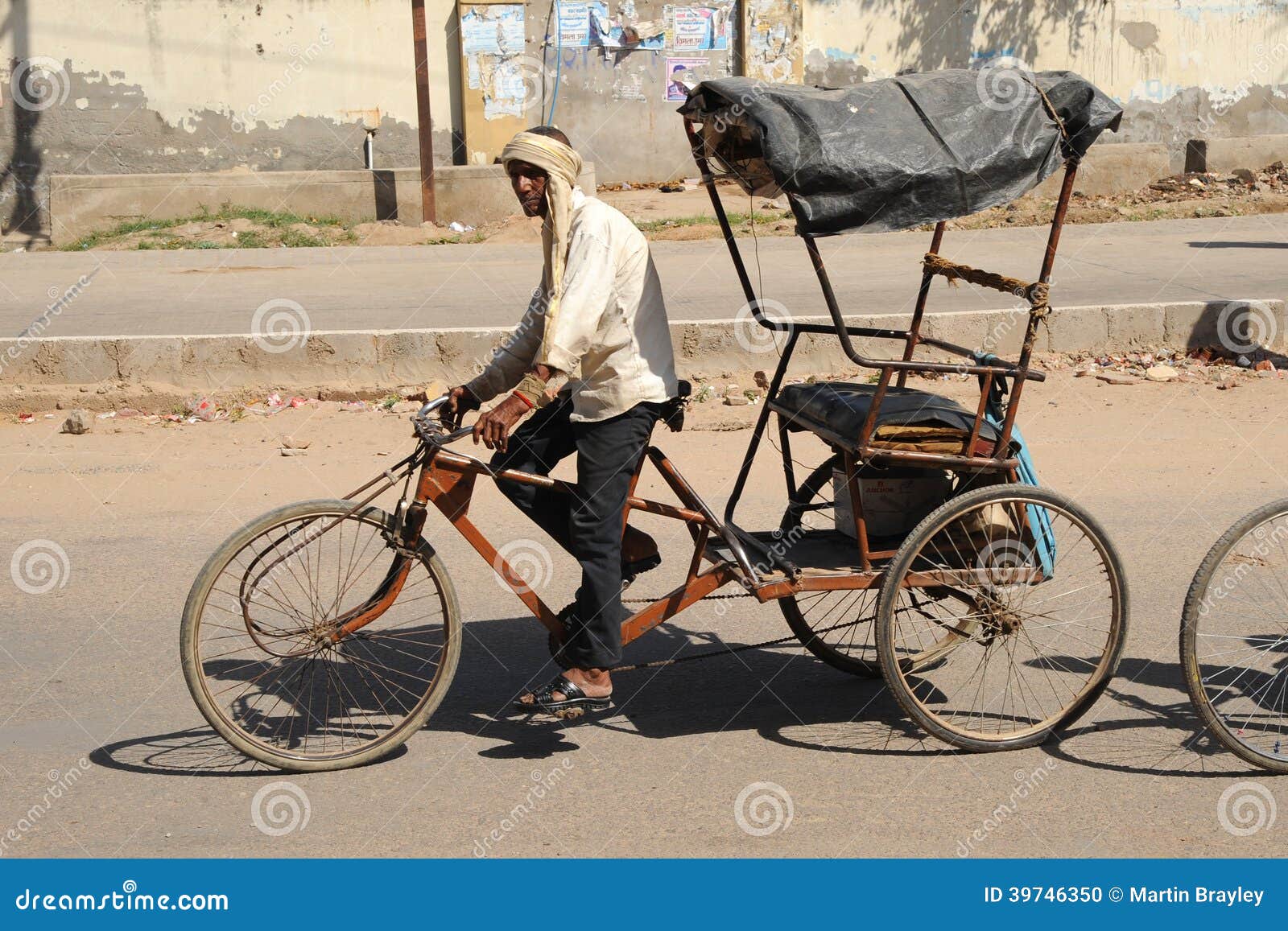 Cycle rickshaw. India. editorial image. Image of eyes - 39746350