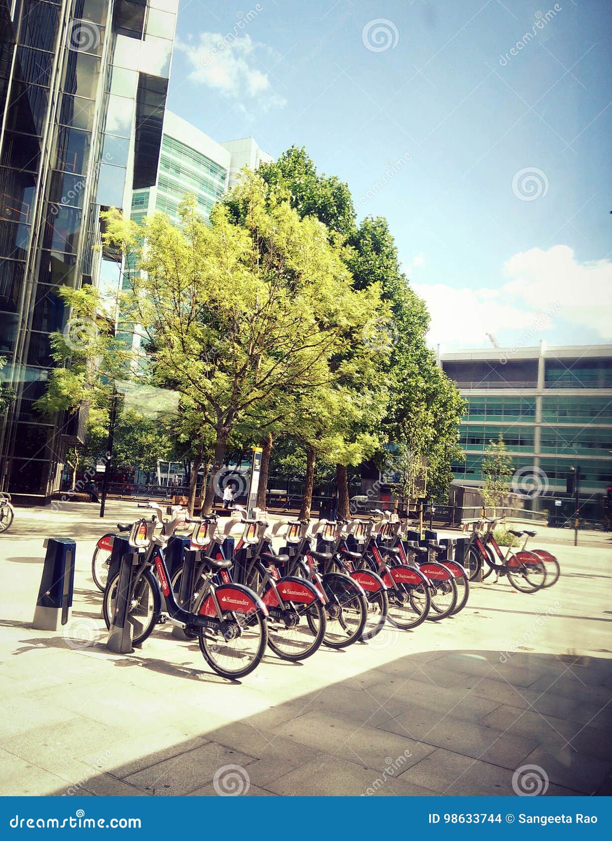 Cycle stand editorial stock image. Image of santander - 98633744