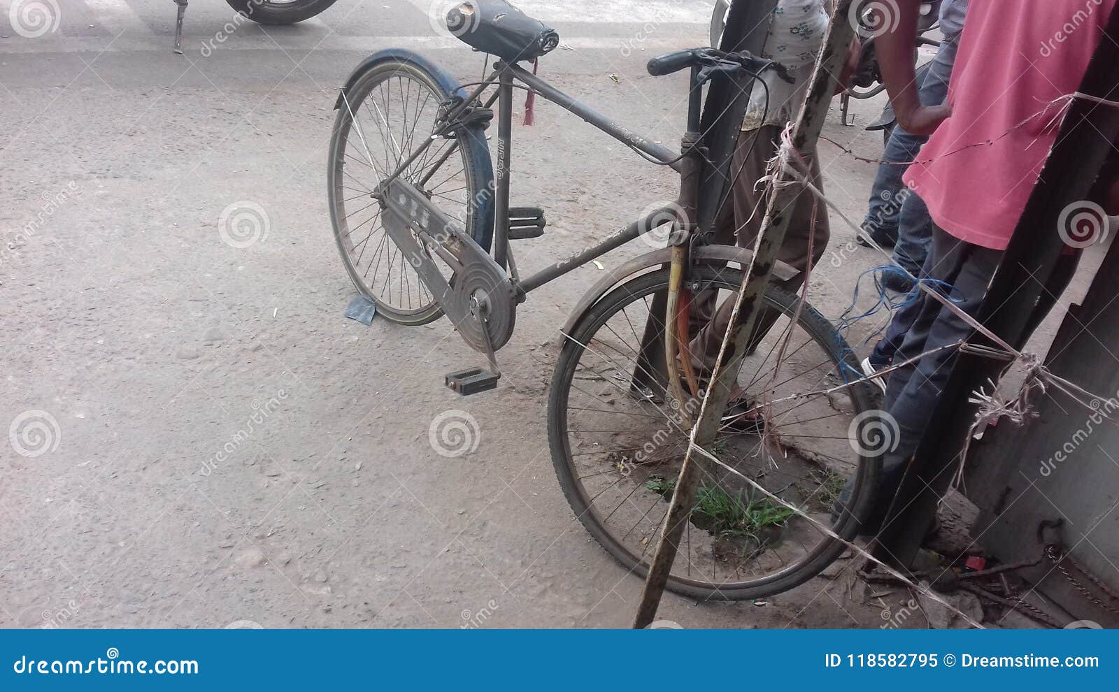 Cycle editorial image. Image of cycle, standing, positions - 118582795