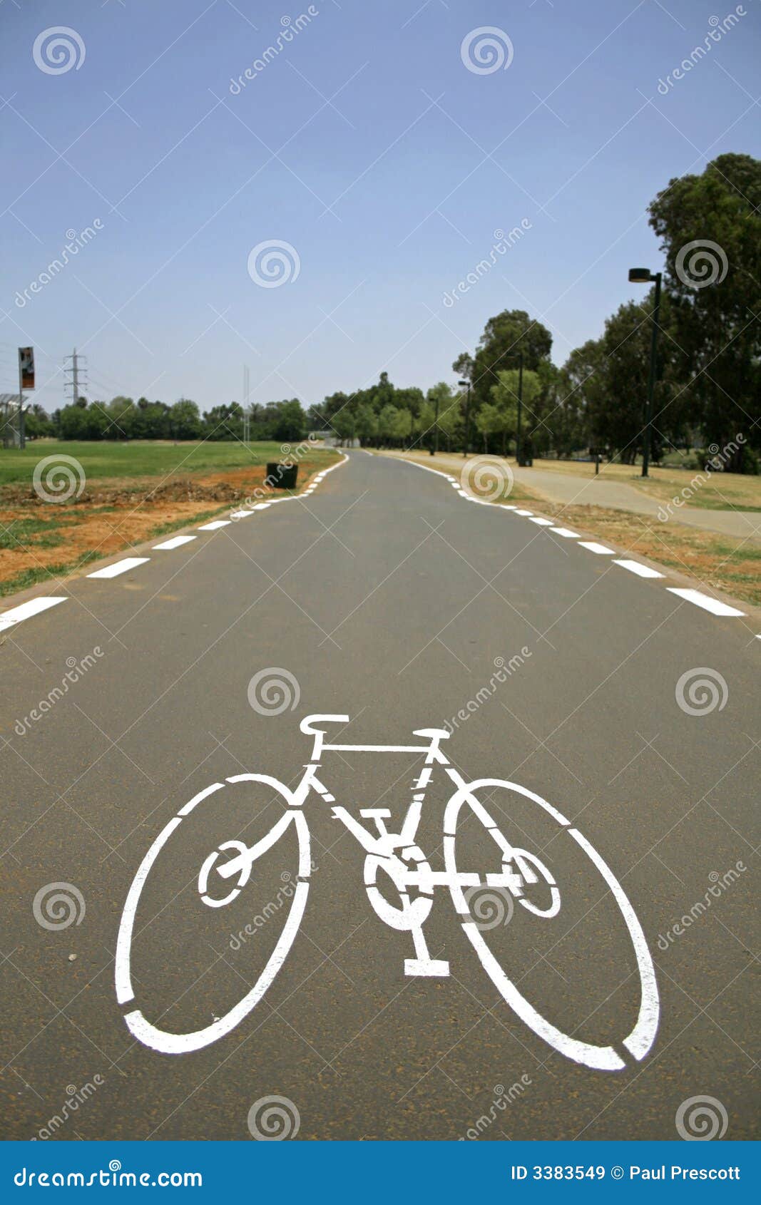 Cyclelane sign on tarmac stock image. Image of route, cycle - 3383549