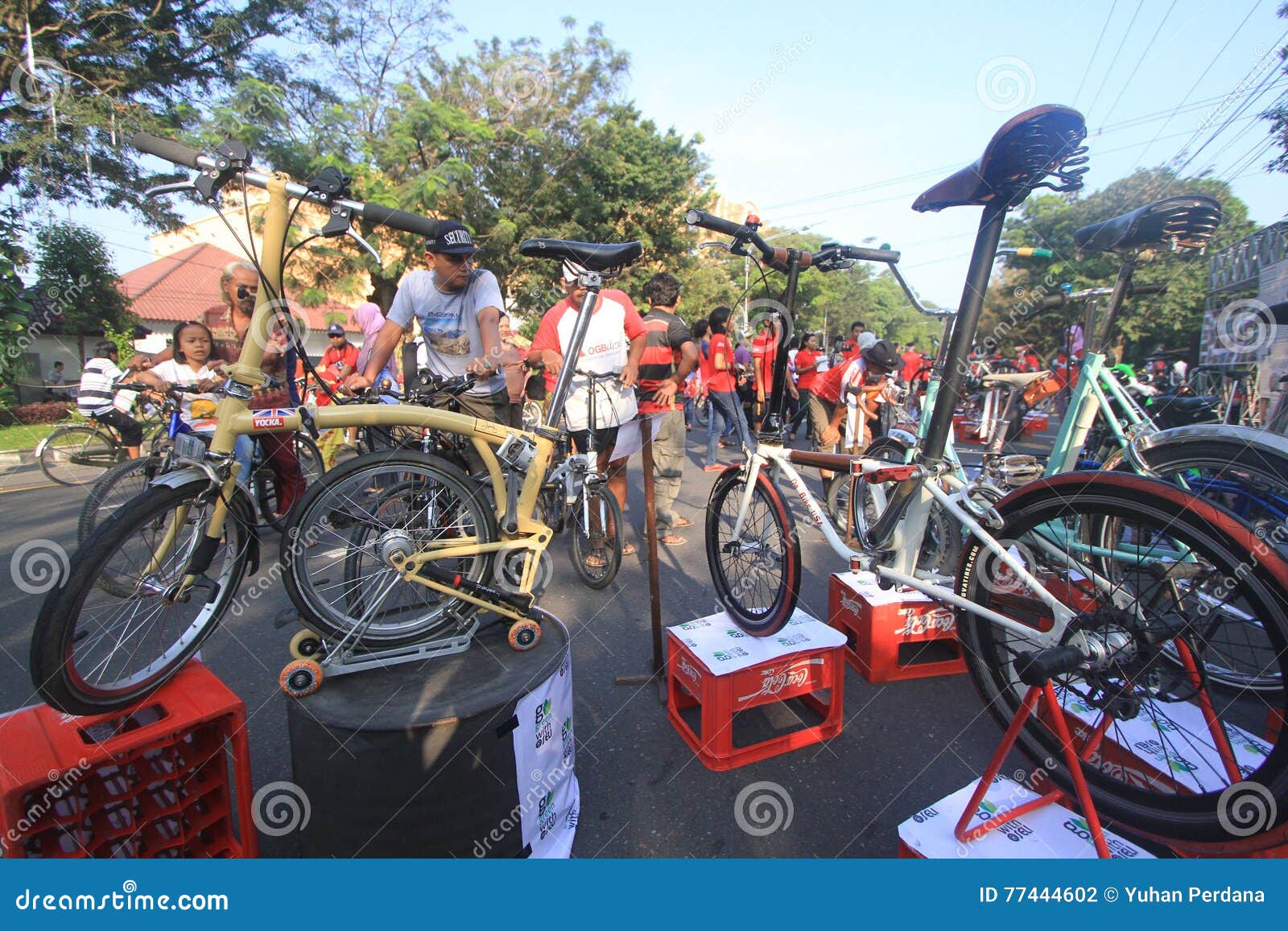Cycling Campaign To Avoid Pollution Editorial Photography - Image of ...