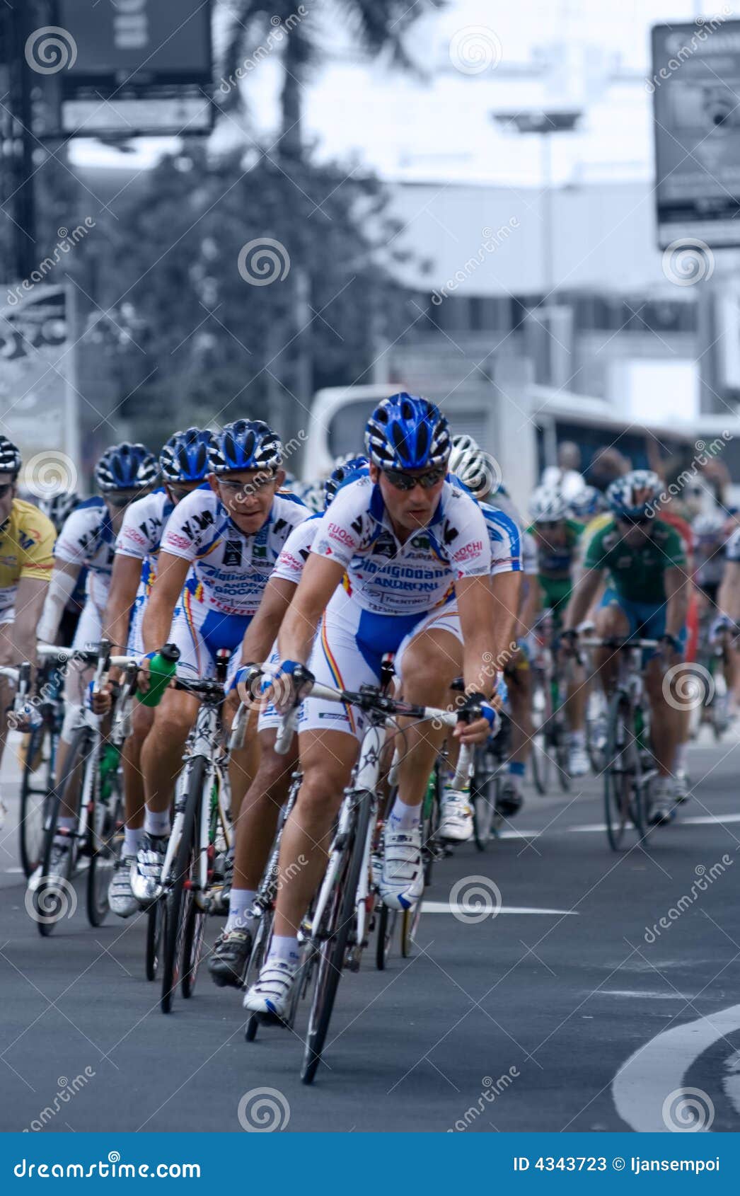 Cycling competition editorial stock photo. Image of accelerate - 4343723
