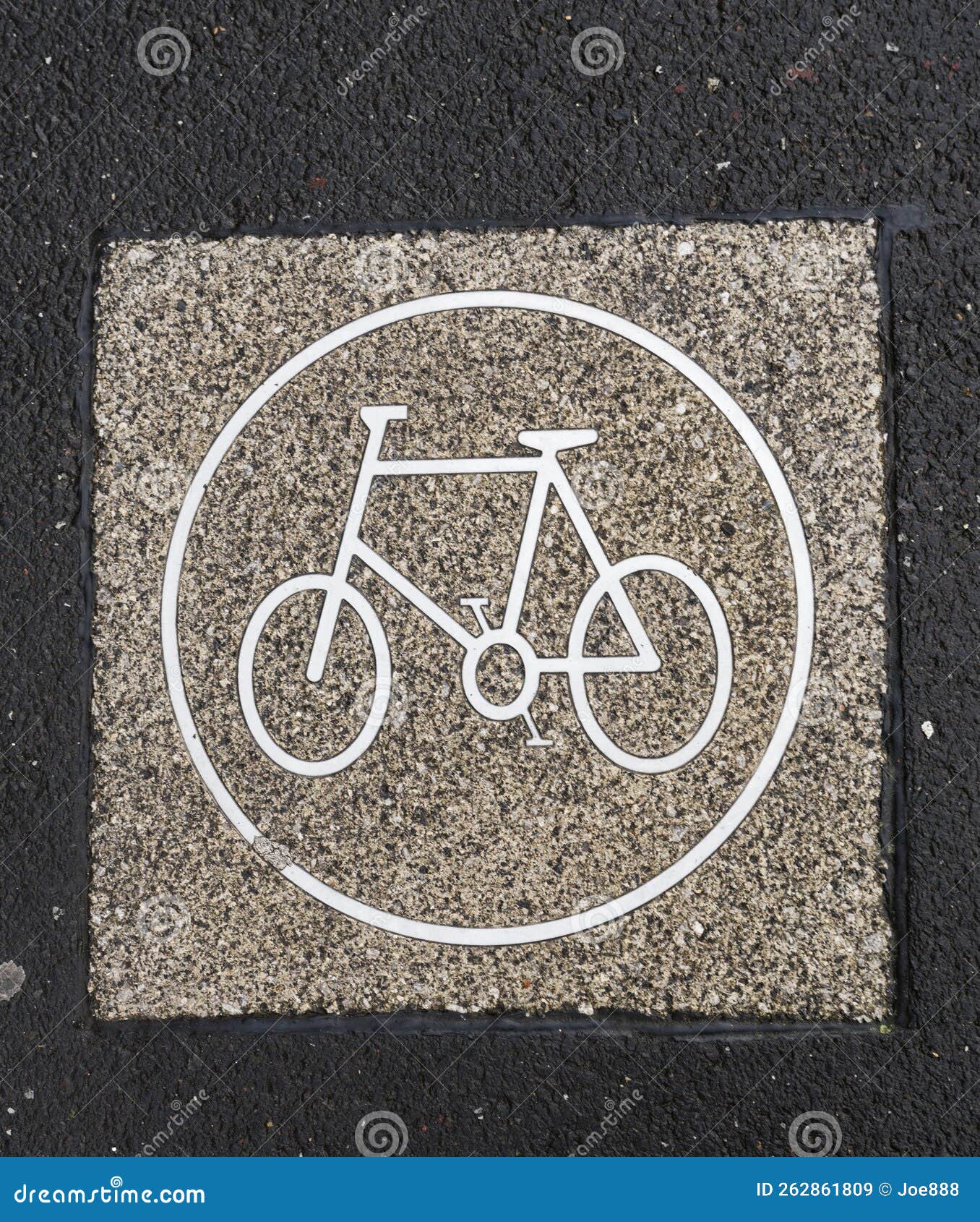 Cycling Sign on Path at Gateshead, UK Stock Image - Image of cycle ...