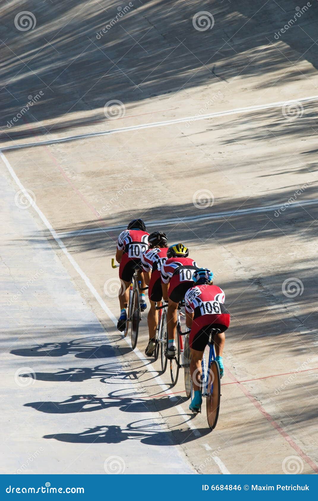 Cycling team racing editorial photo. Image of bicycle - 6684846
