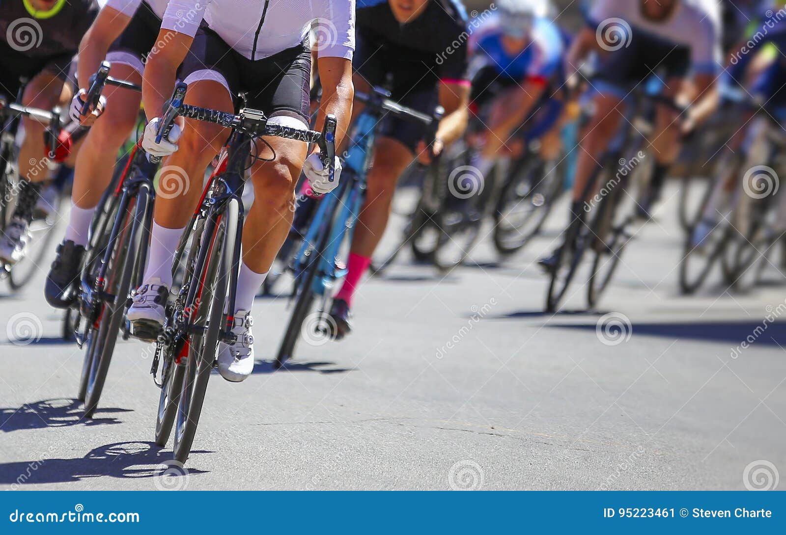 Cyclist Racing editorial photo. Image of cycling, endurance - 95223461