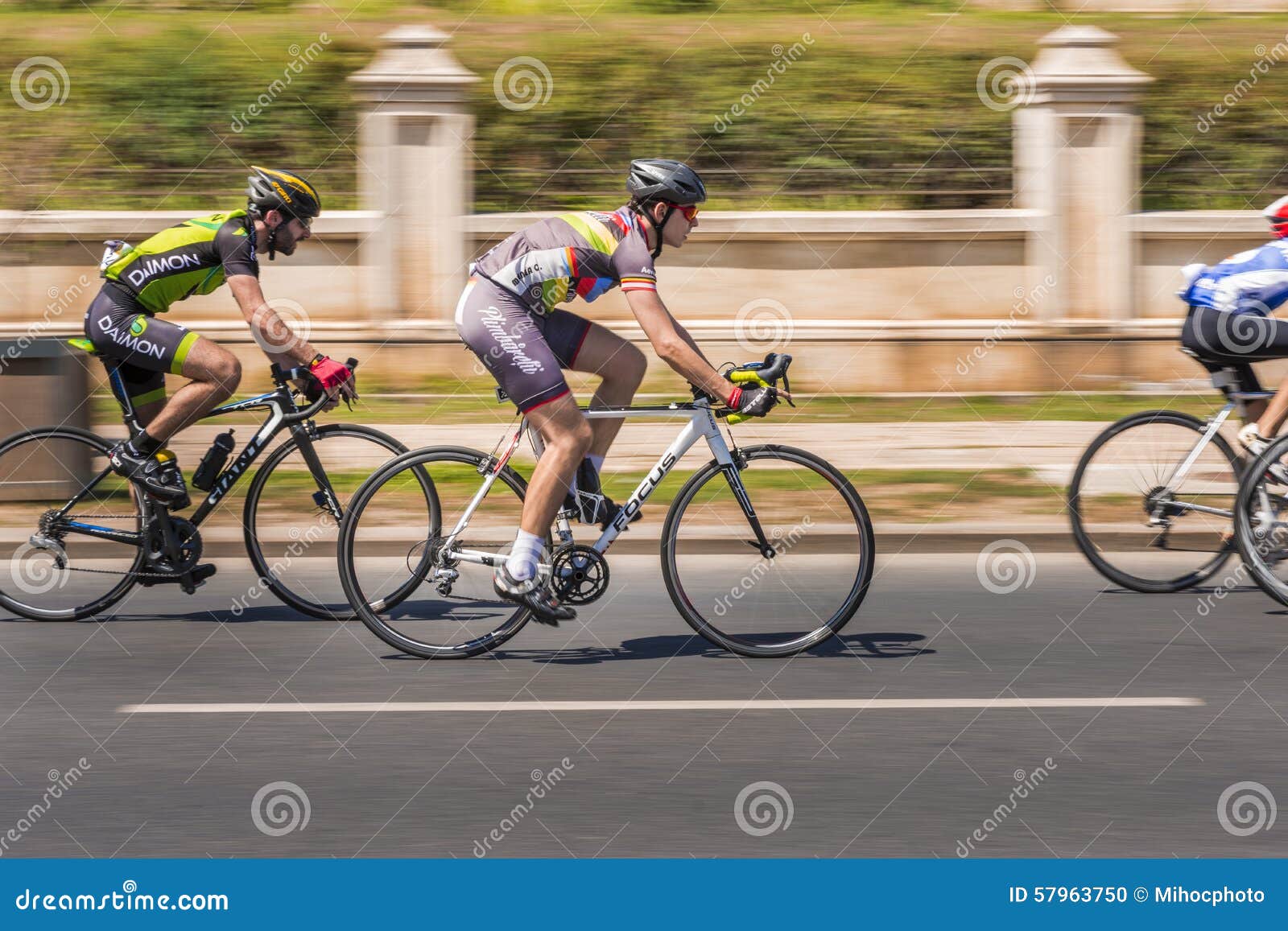 Cycliste professionnel image éditorial. Image du championnat - 57963750