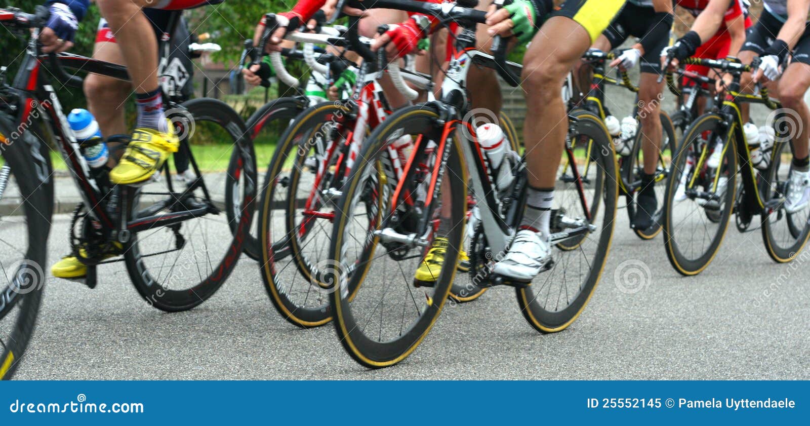 Cyclists racing stock image. Image of athletes, peloton - 25552145