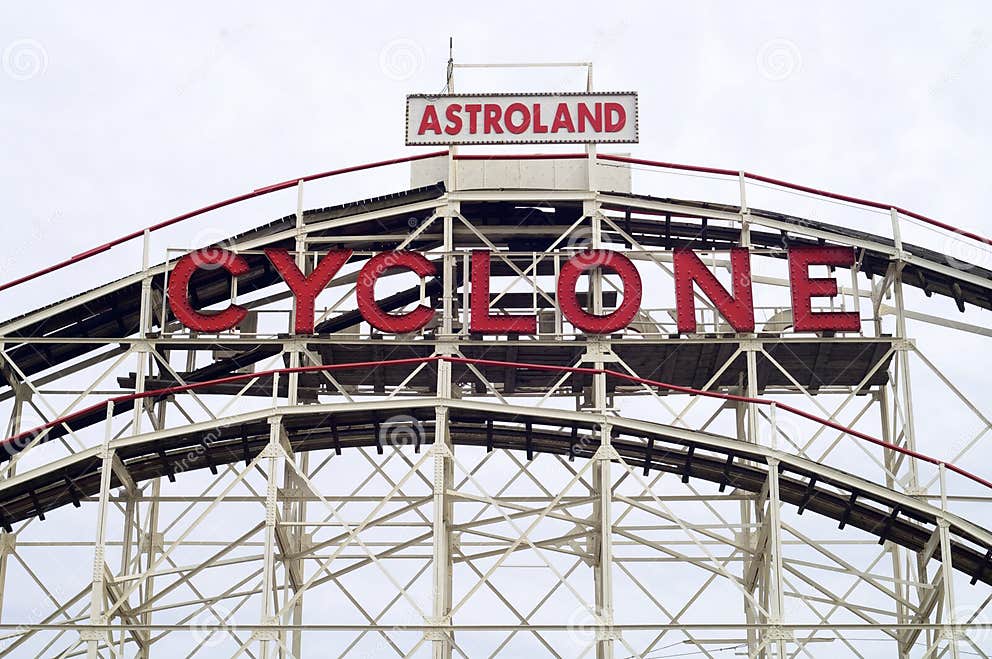 Cyclone Rollercoaster editorial photography. Image of sign - 23319582