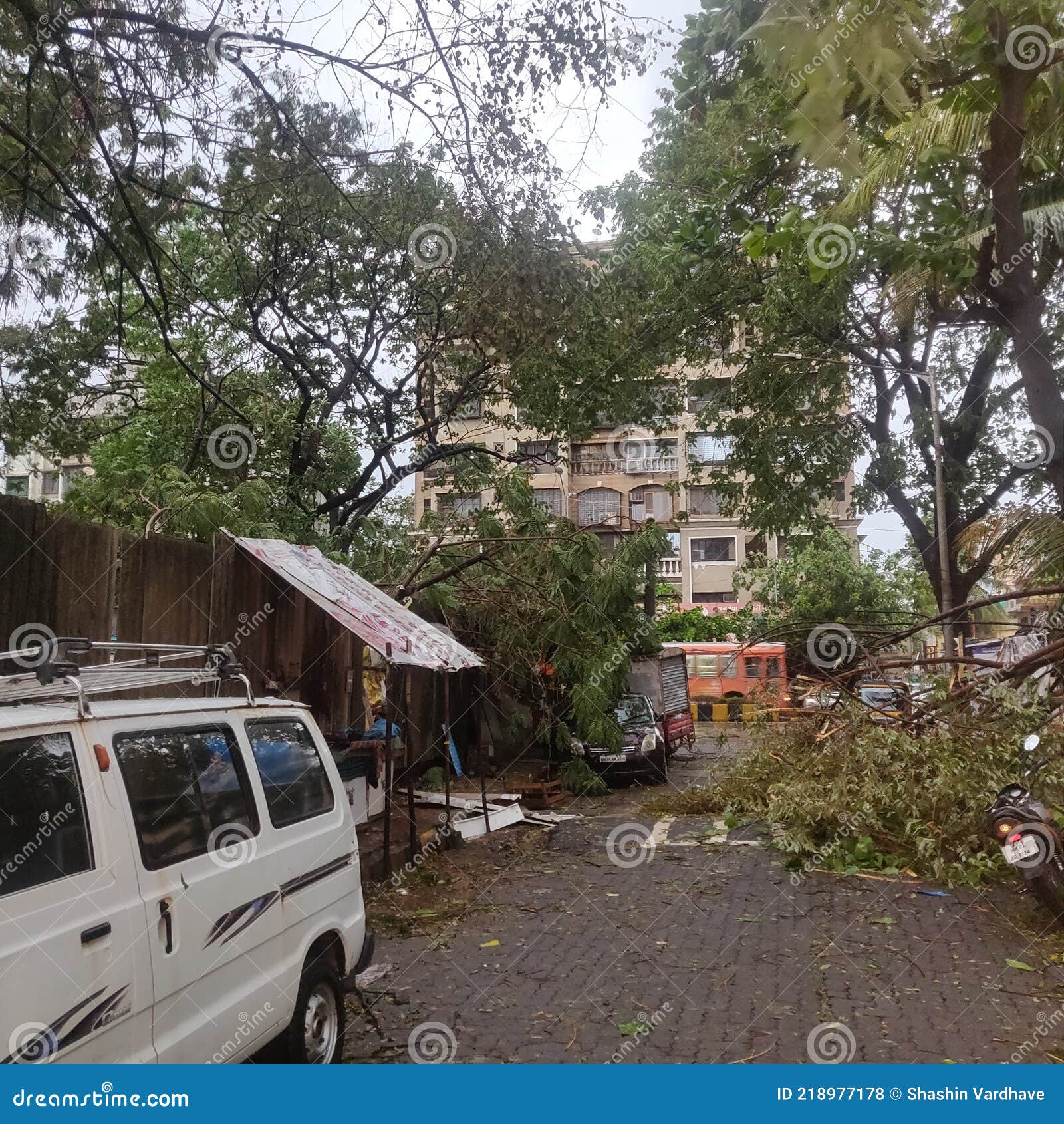 Cyclone Tauktae Effect, Mumbai Editorial Stock Photo - Image of effect ...