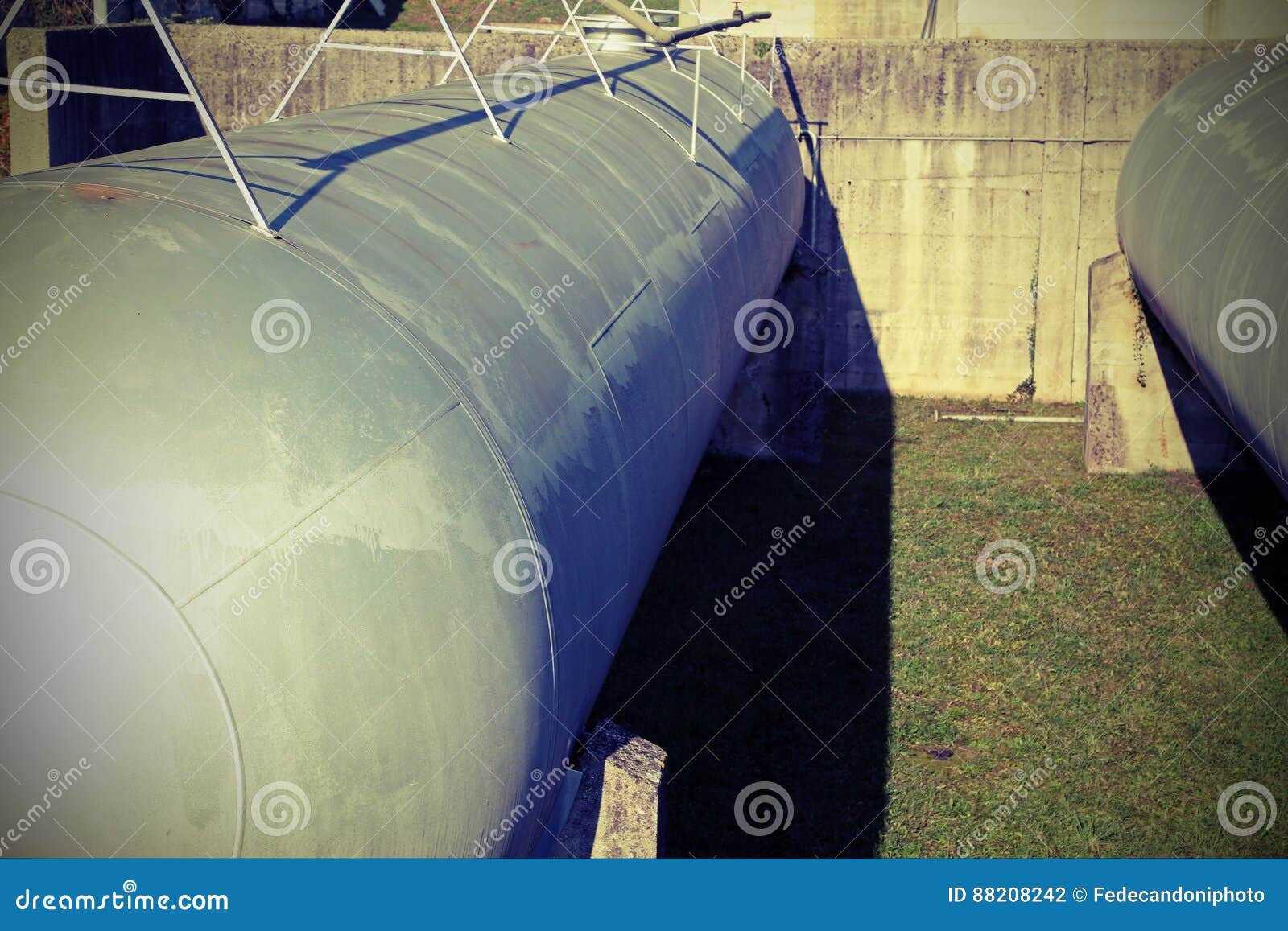 Cylindrical Container for the Storage of Natural Gas in an Indus Stock ...