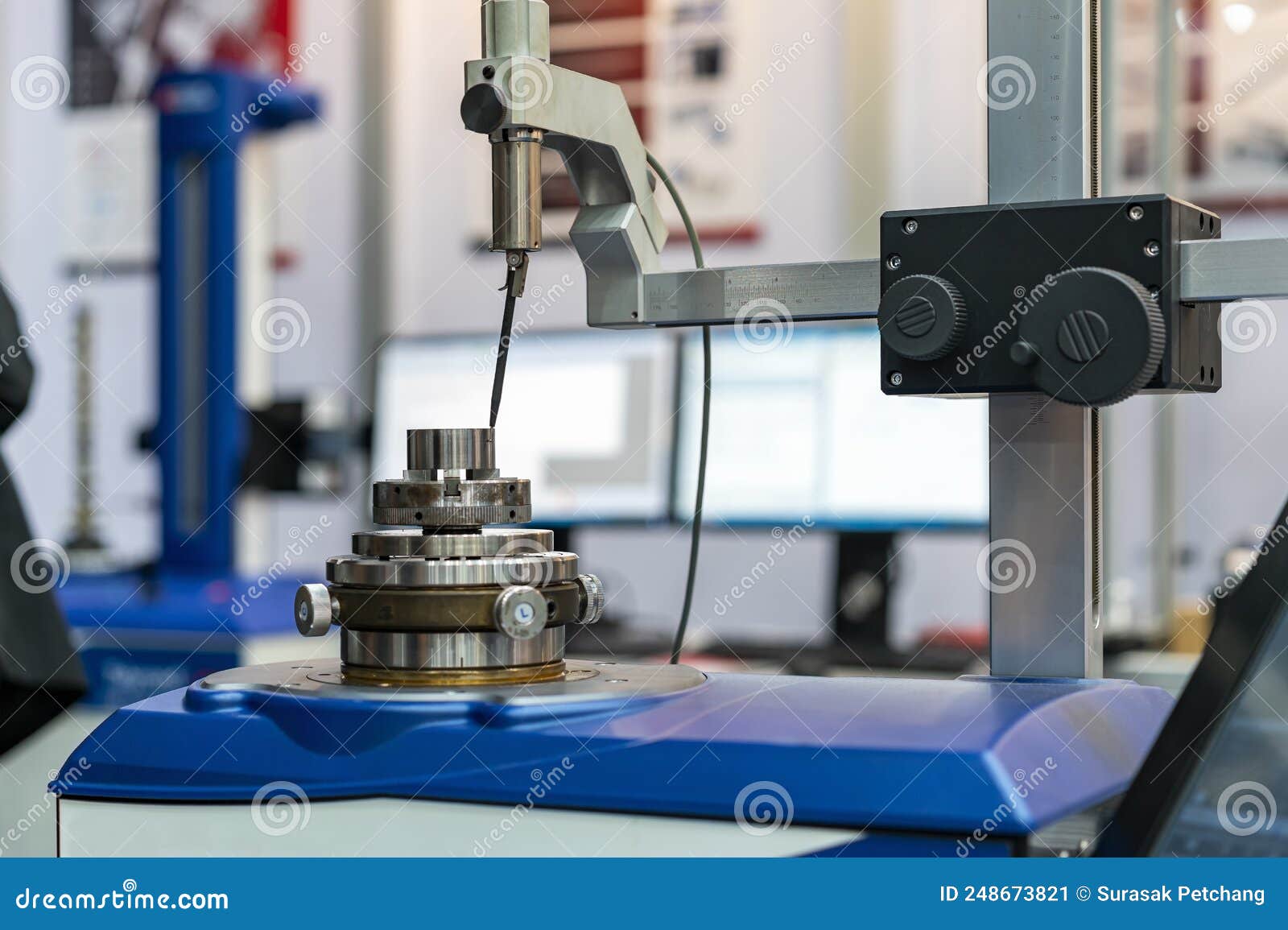 Cylindrical Workpiece Royalty-Free Stock Photography | CartoonDealer ...