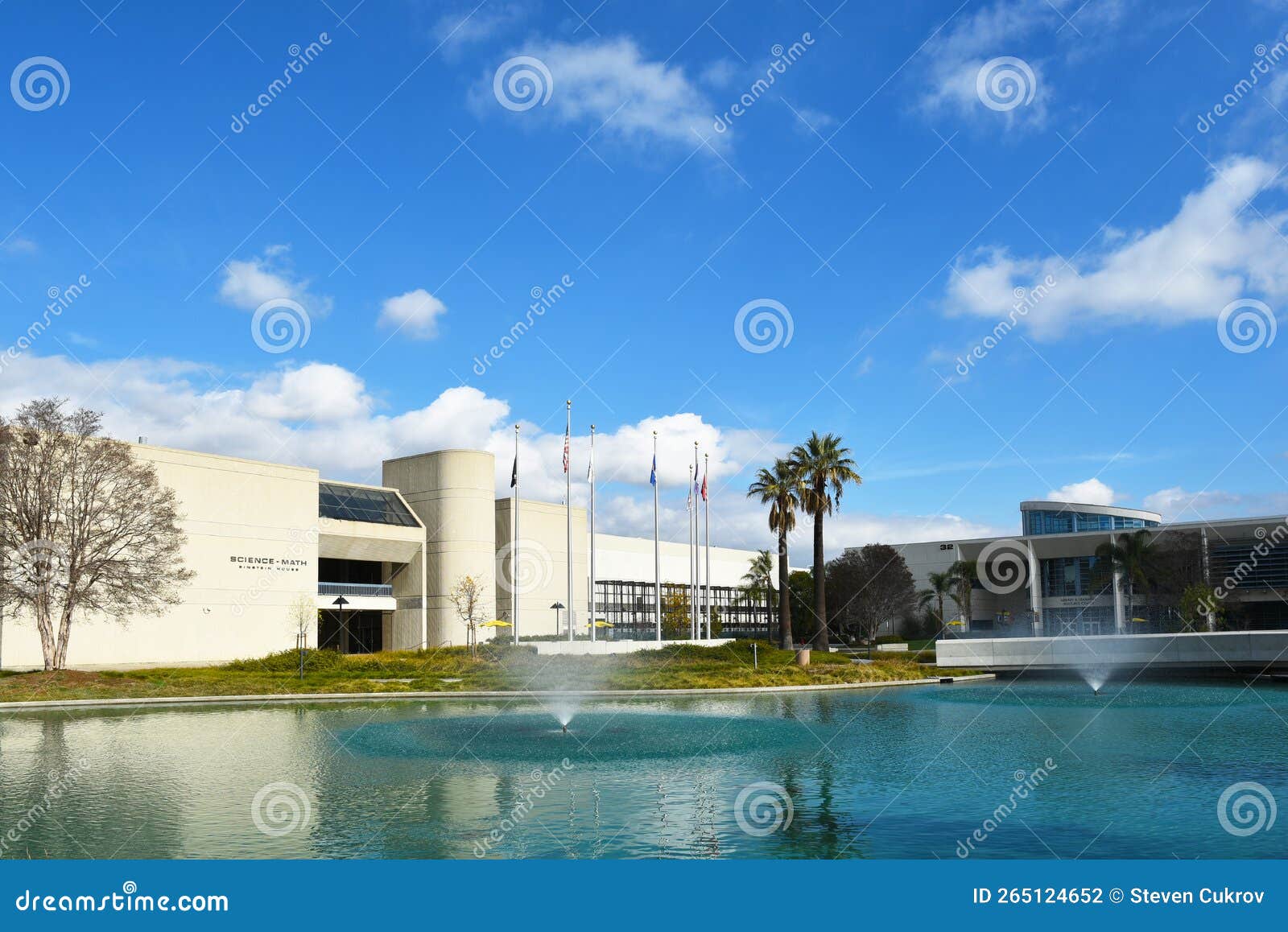 CYPRESS, CALIFORNIA - 28 DEC 2022: Pond with the Library - Learning ...