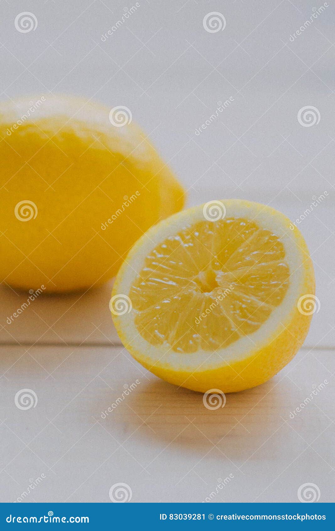 świeży Cytryna Obraz. Obraz: 83039281