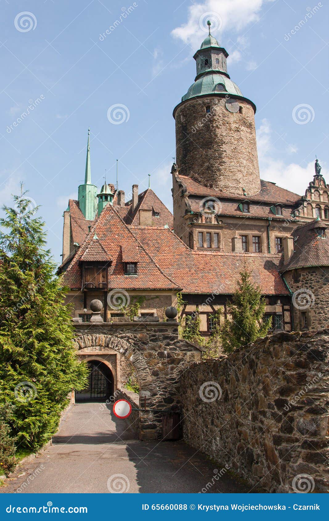 Czoch Castle, Lesna, Poland Stock Photo - Image of lesna, heritage ...