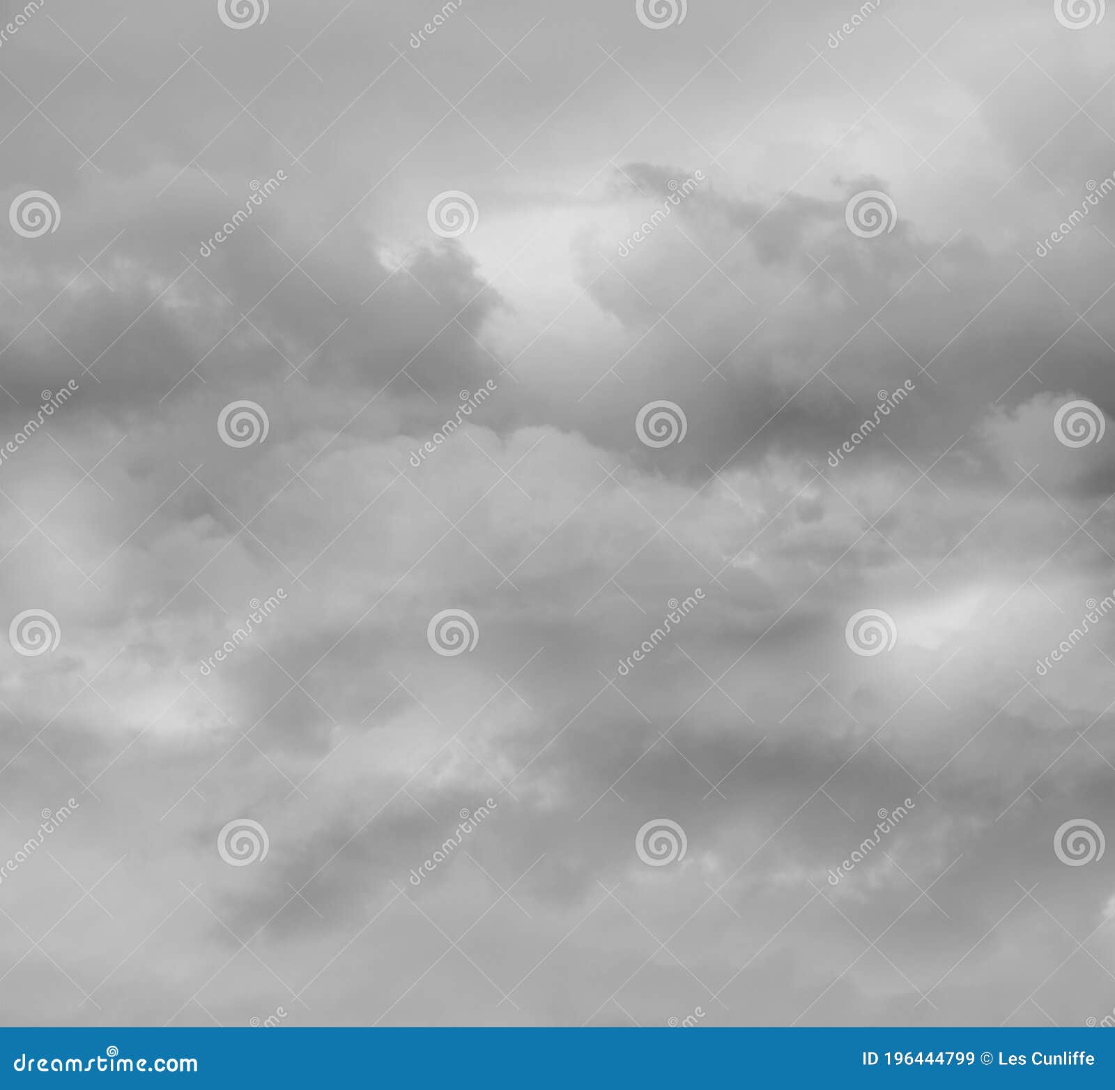 Céu com nuvens cinzentas imagem de stock. Imagem de tempestade - 196444799
