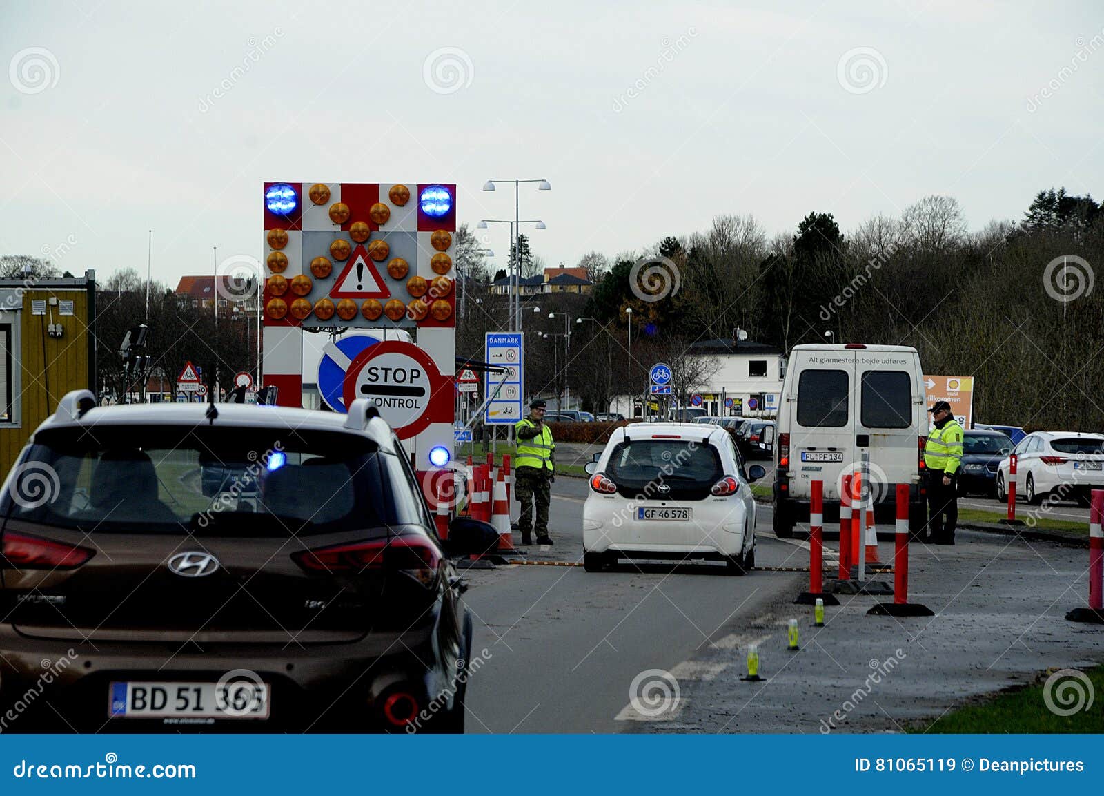 DÄNISCHE POLIZEI AUF GRENZE CONTROL_ KRUSAA Redaktionelles Stockbild ...