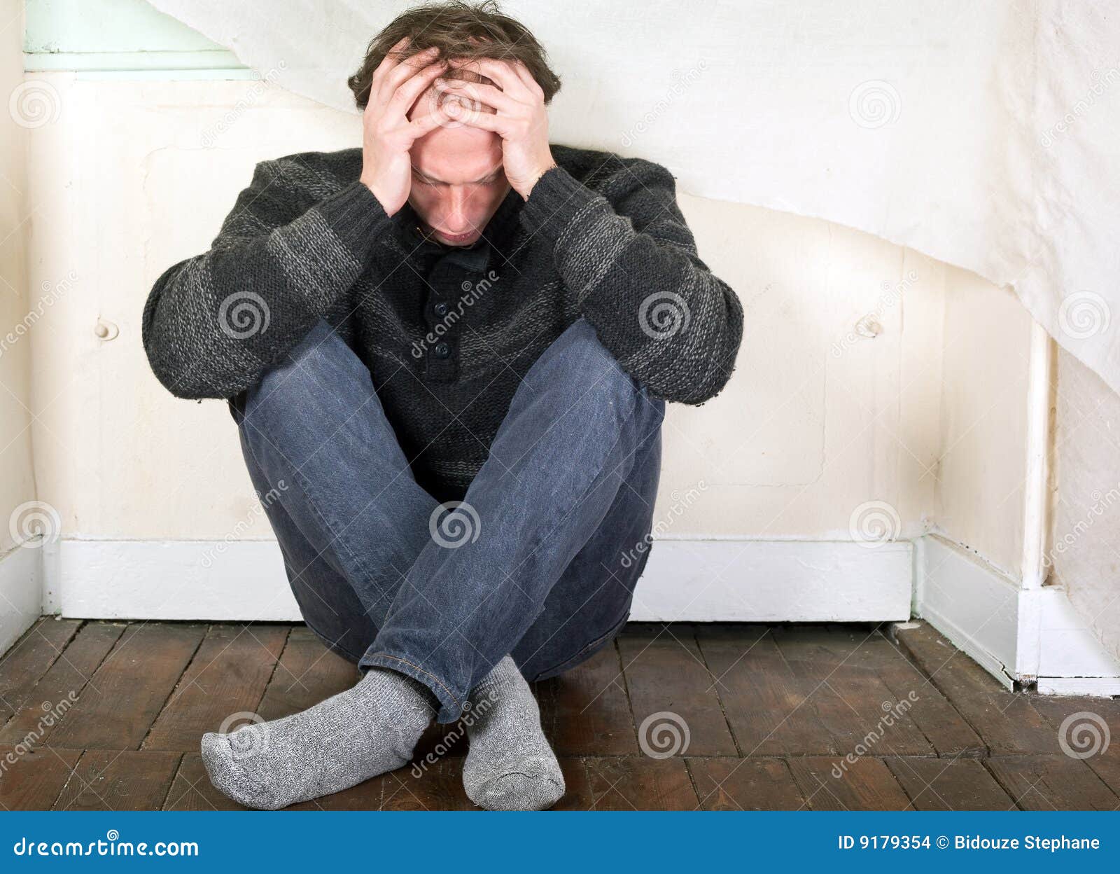 Dépression Très Triste D'homme Photo stock - Image of headache ...