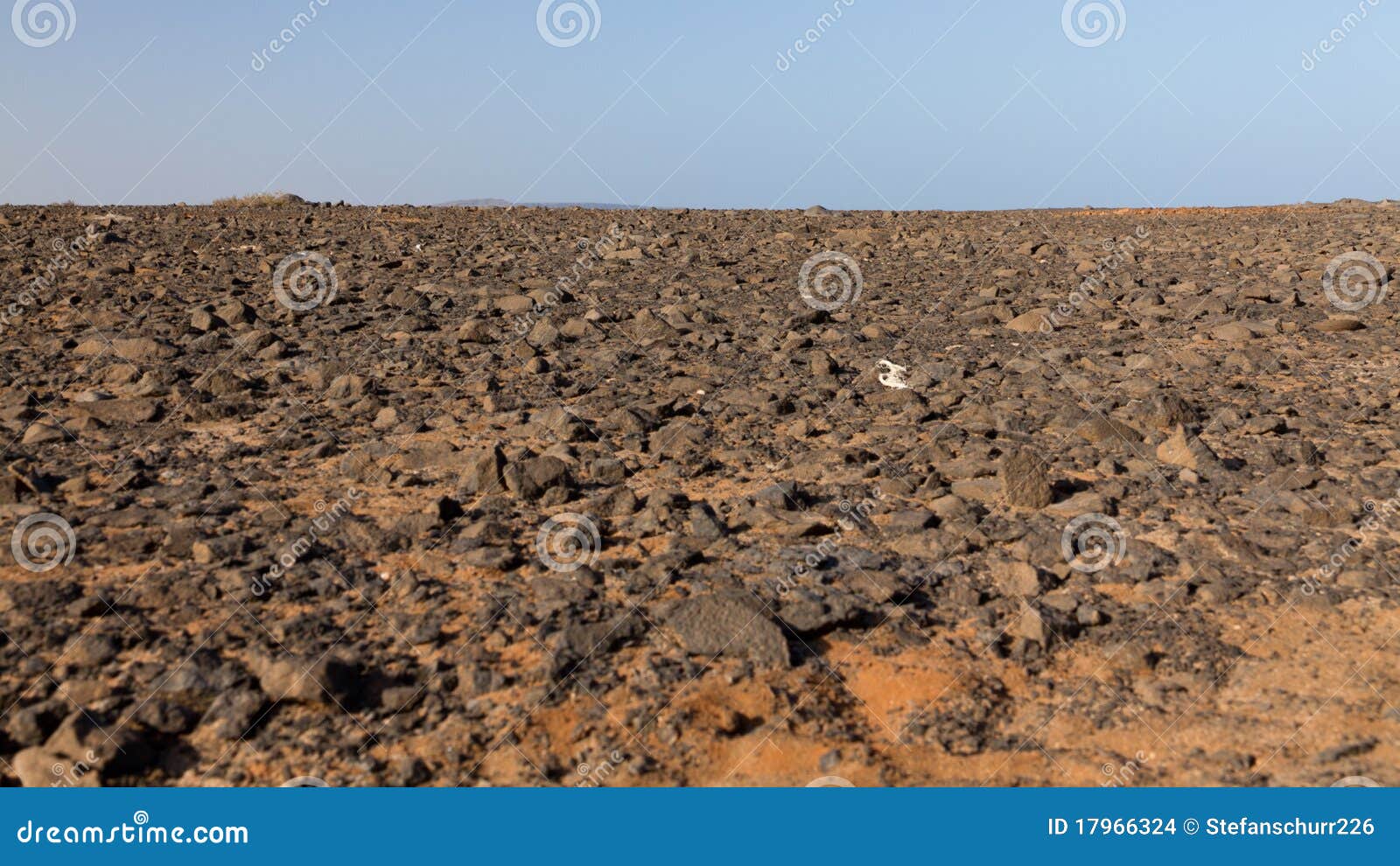Désert rocheux photo stock. Image du roche, aridité, désert - 17966324