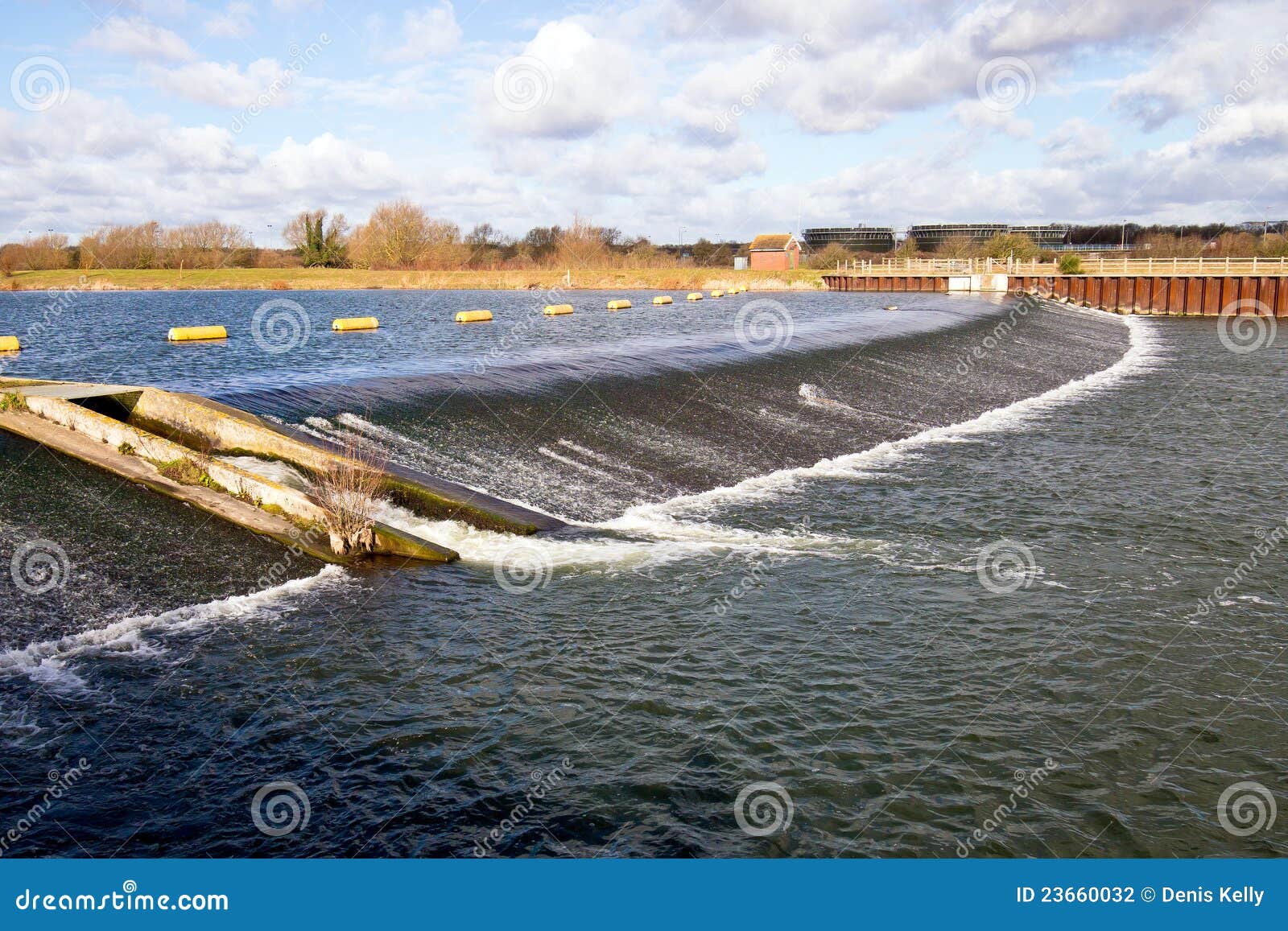 Déversoir Windsor Angleterre De Fleuve De Jubilé Photo stock - Image du ...
