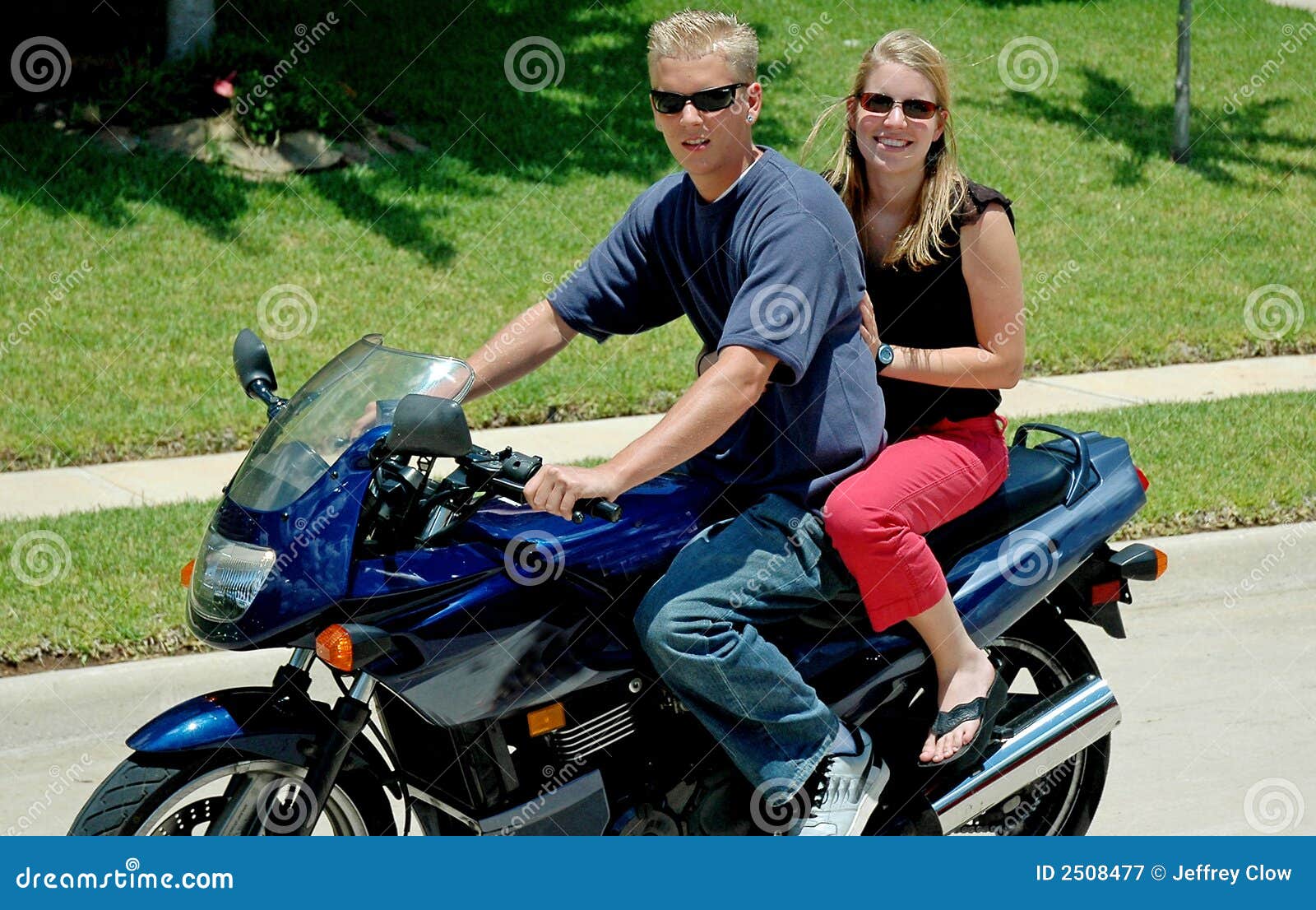 Dúo de la motocicleta imagen de archivo. Imagen de hembra - 2508477