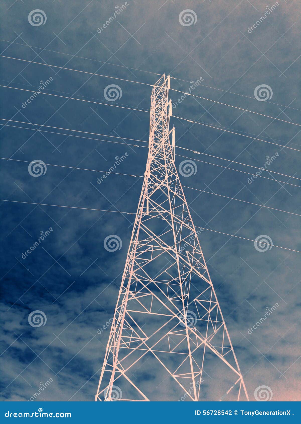 3D De Elektriciteit Van De Hoogspanning Stock Foto - Image of ...