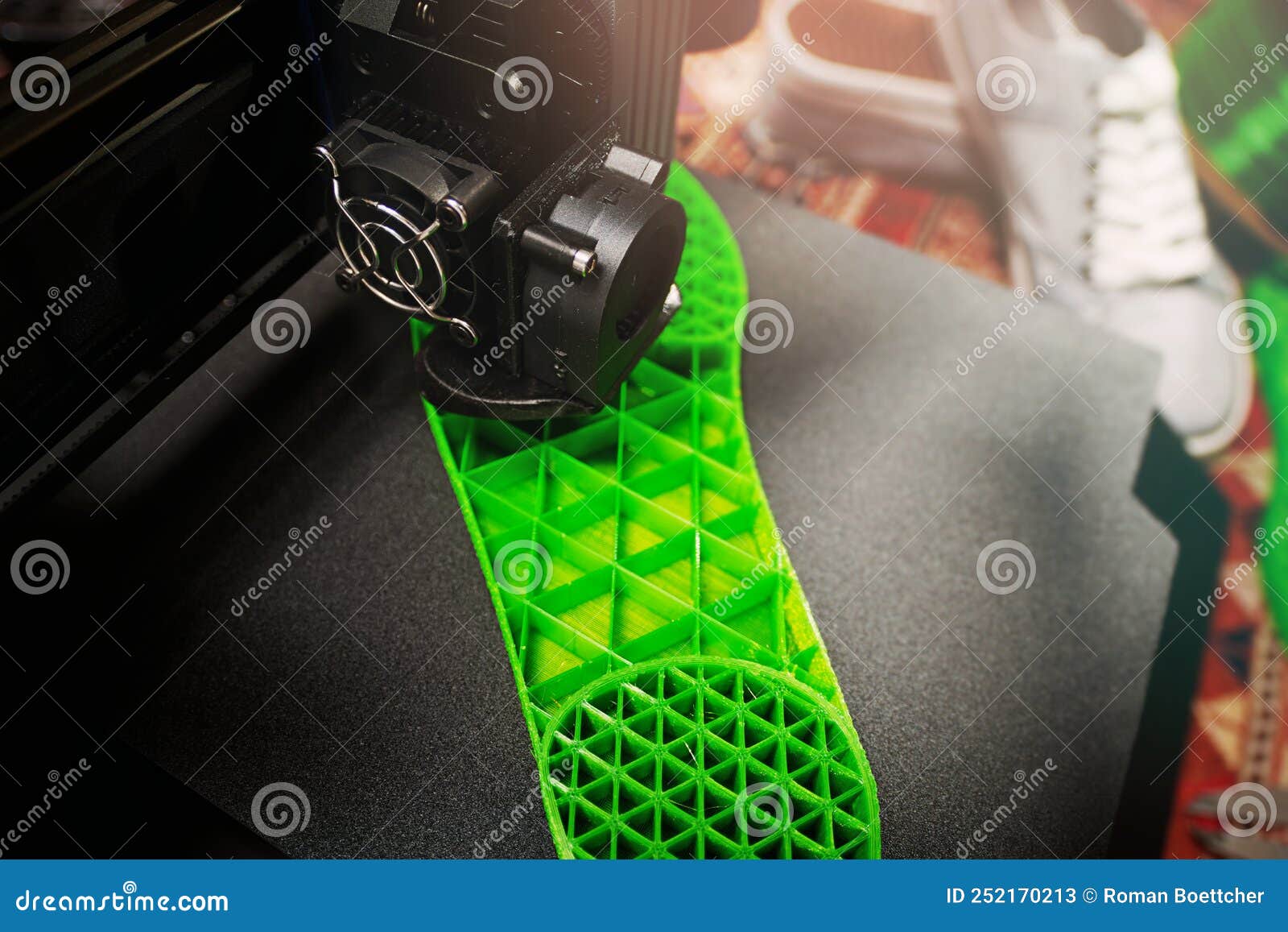 3D-printer Makes Shoe Sole with Distinct Inner Structure from Green ...