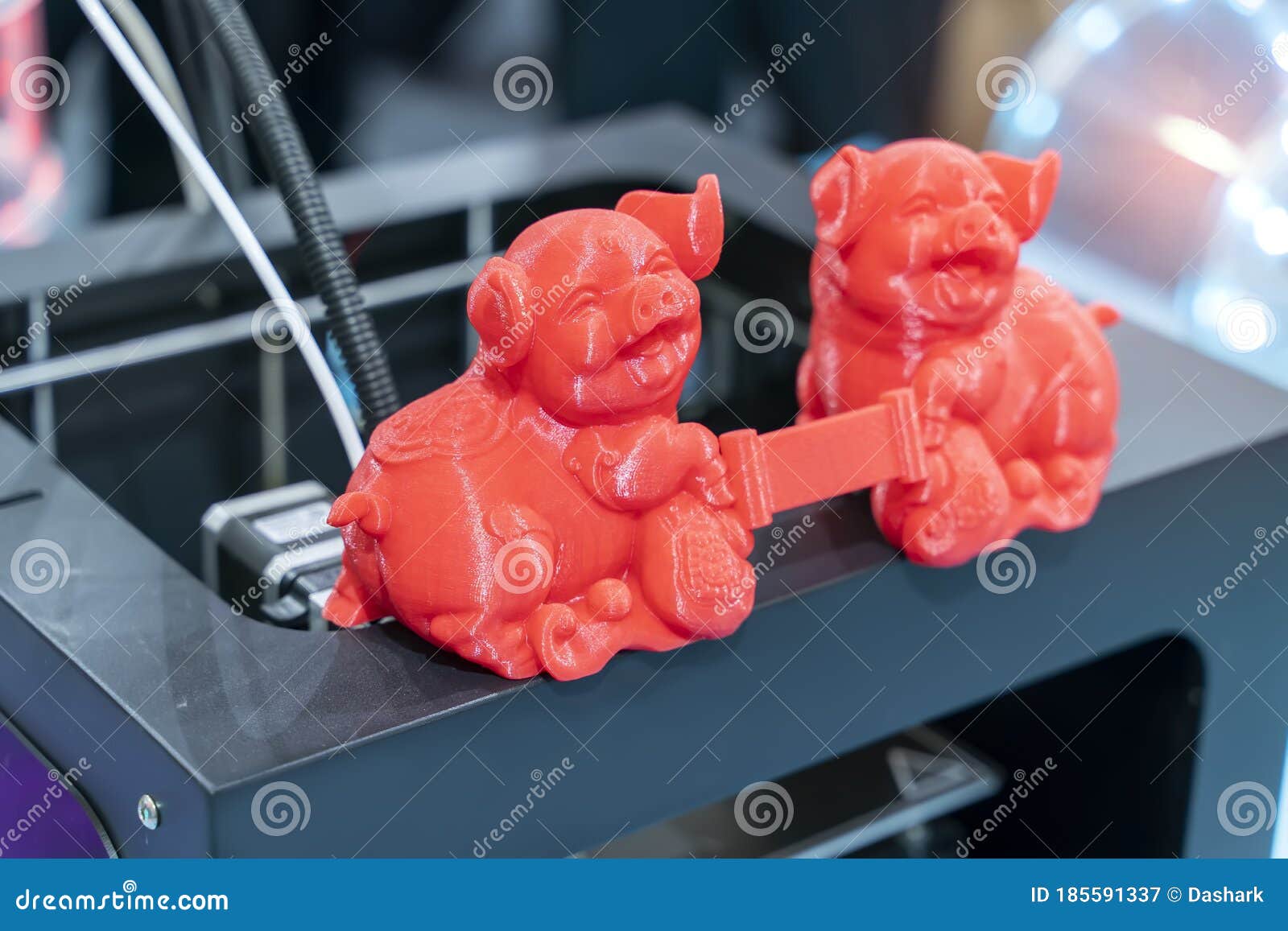 3D Printer Printing Pig Figure Stock Image - Image of industry, model ...