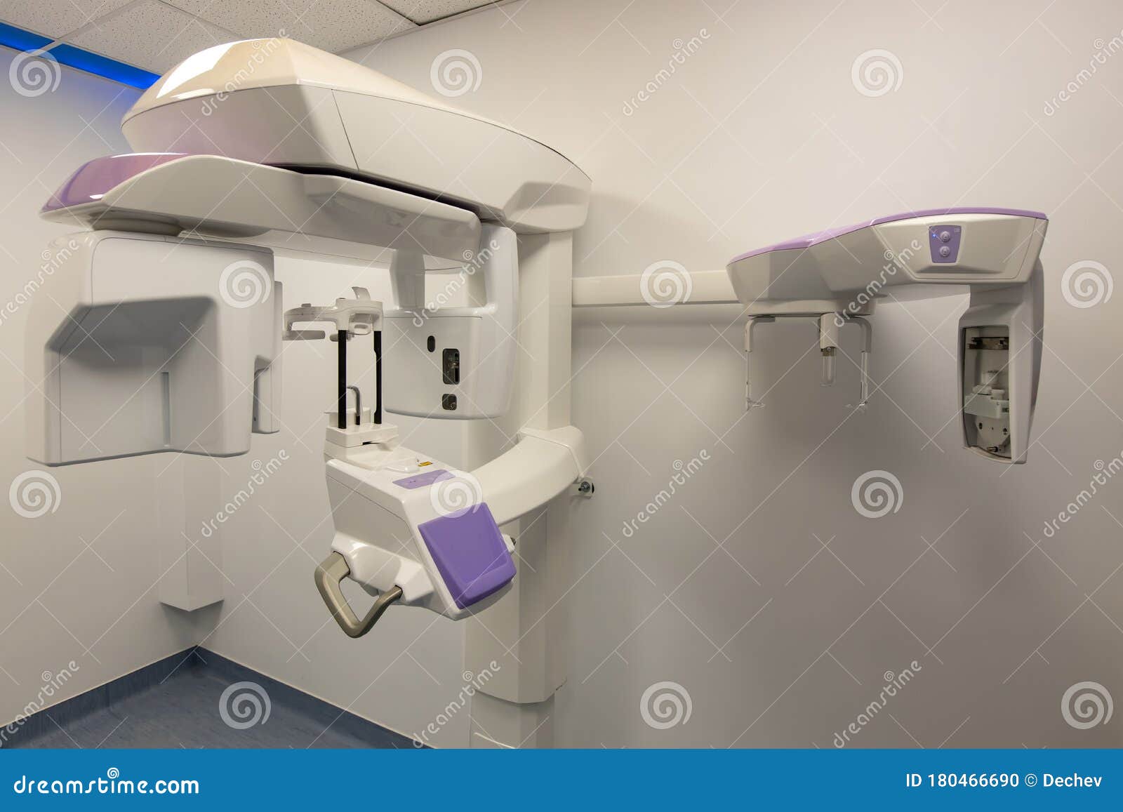 3D X-ray Scanner Panorama Machine in Clinic. 3D Dental Scanner Stock ...