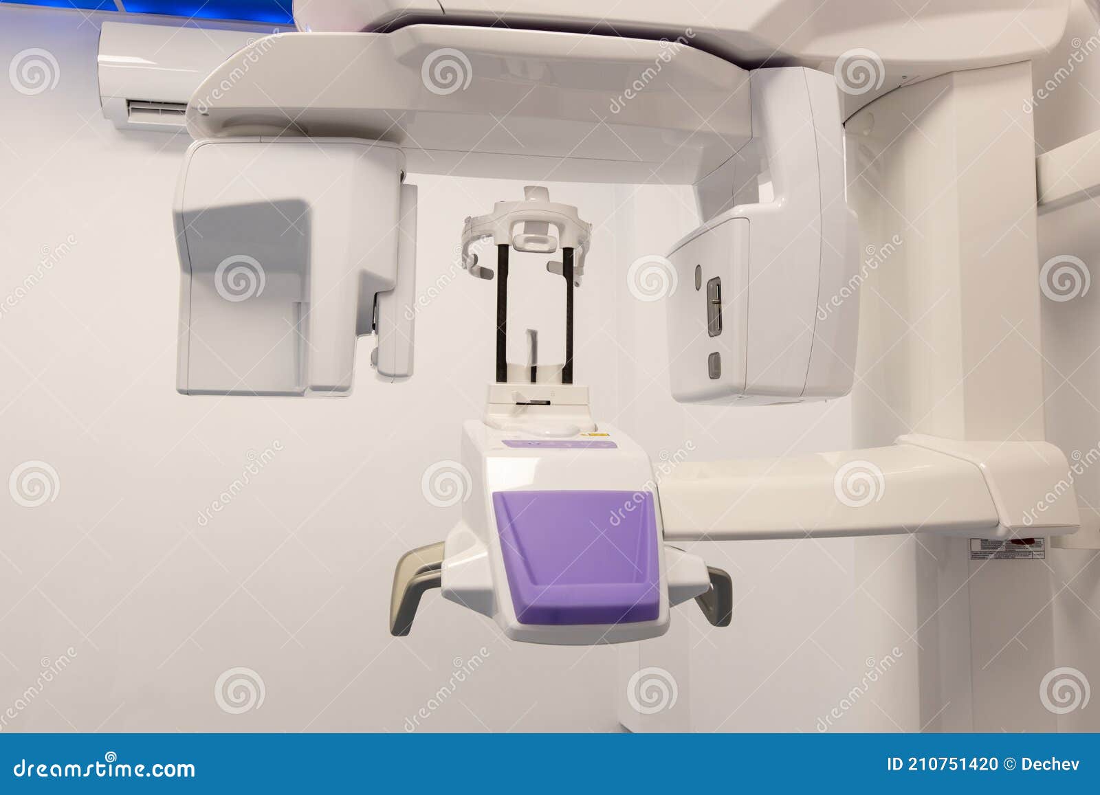 3D X-ray Scanner Panorama Machine in Clinic. 3D Dental Scanner Stock ...