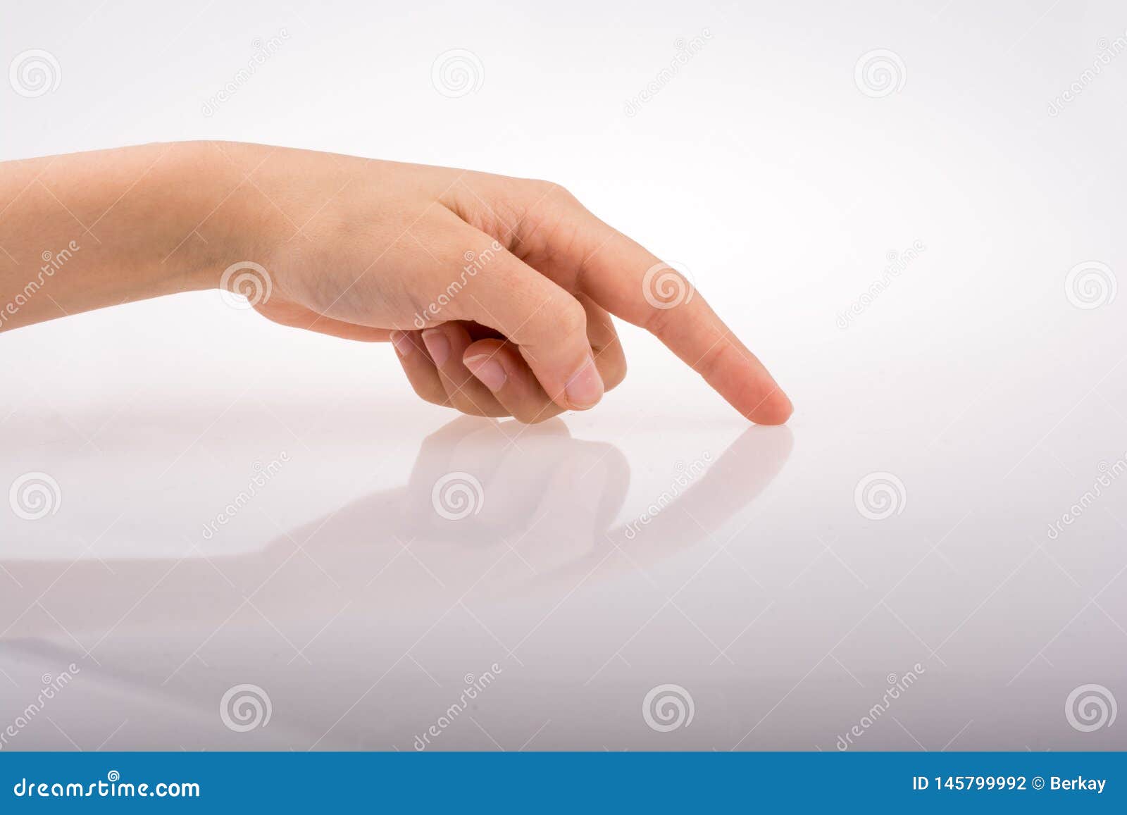 D? se?alar foto de archivo. Imagen de gente, indicativo - 145799992