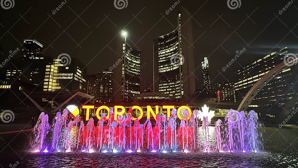 The 3D TORONTO Sign at Nathan Phillips Square in Canada Stock Photo ...
