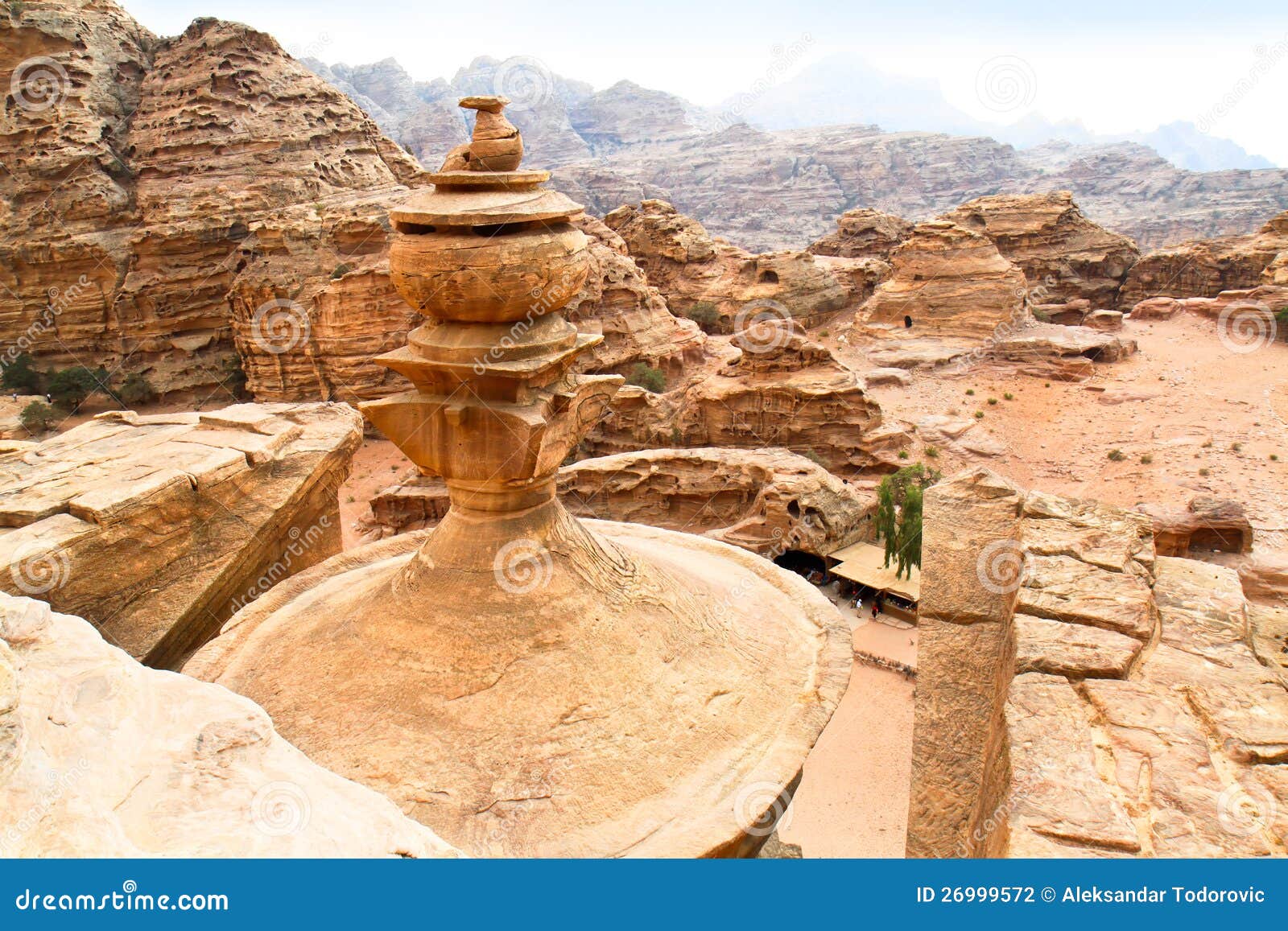 Dach Des Klosters in Petra.Jordan Stockfoto - Bild von haube ...