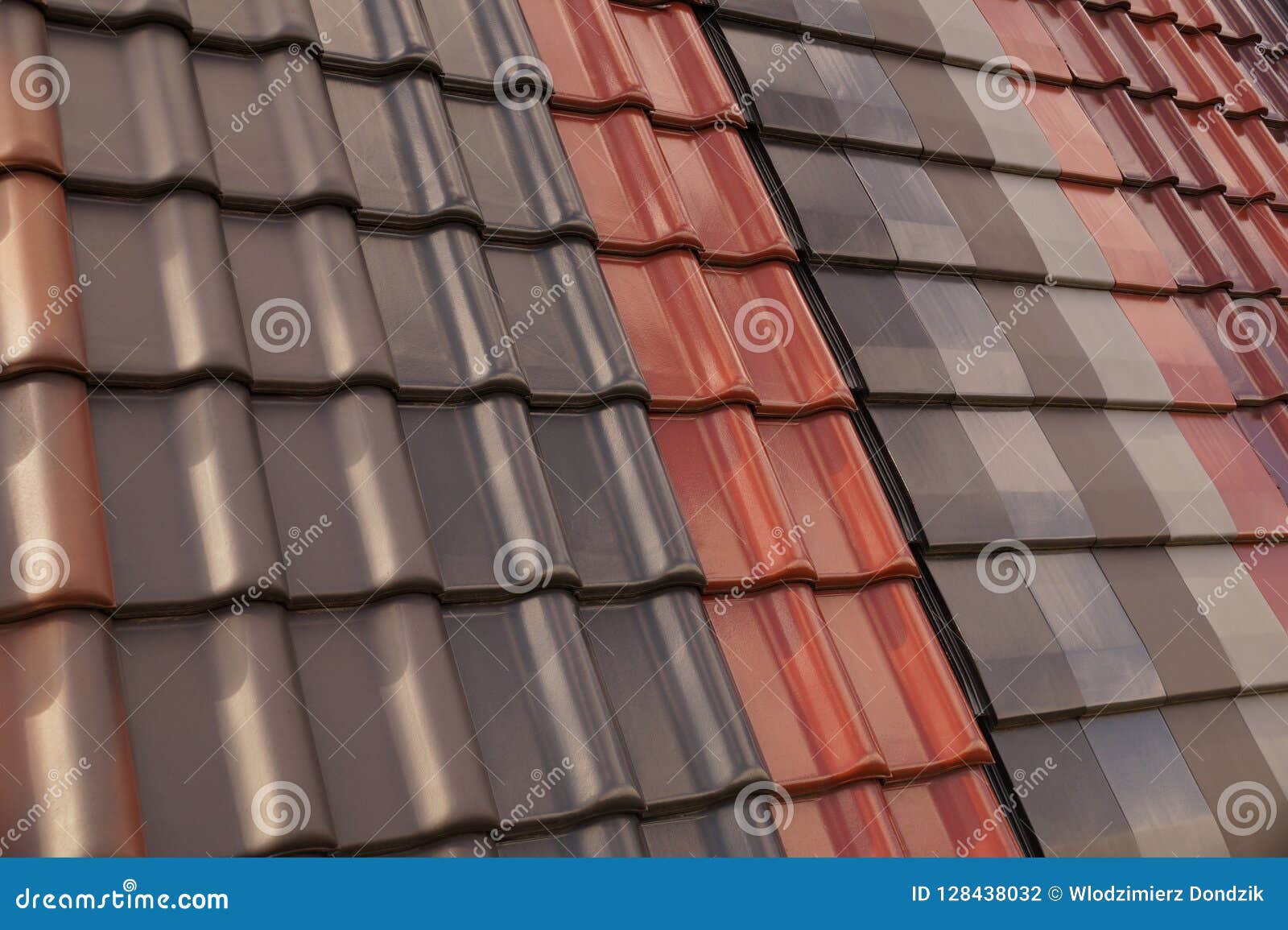 Dachplatten Von Verschiedenen Formen Und Von Farben Dach Stockfoto ...