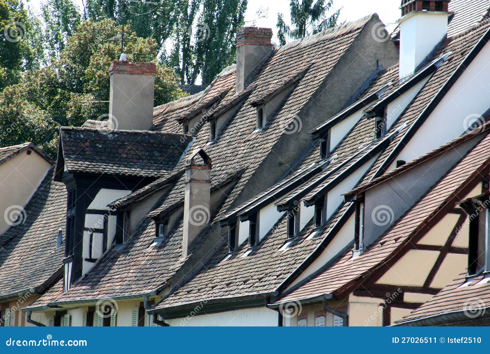 Dachy obraz stock. Obraz złożonej z płytka, domy, dachy - 27026511