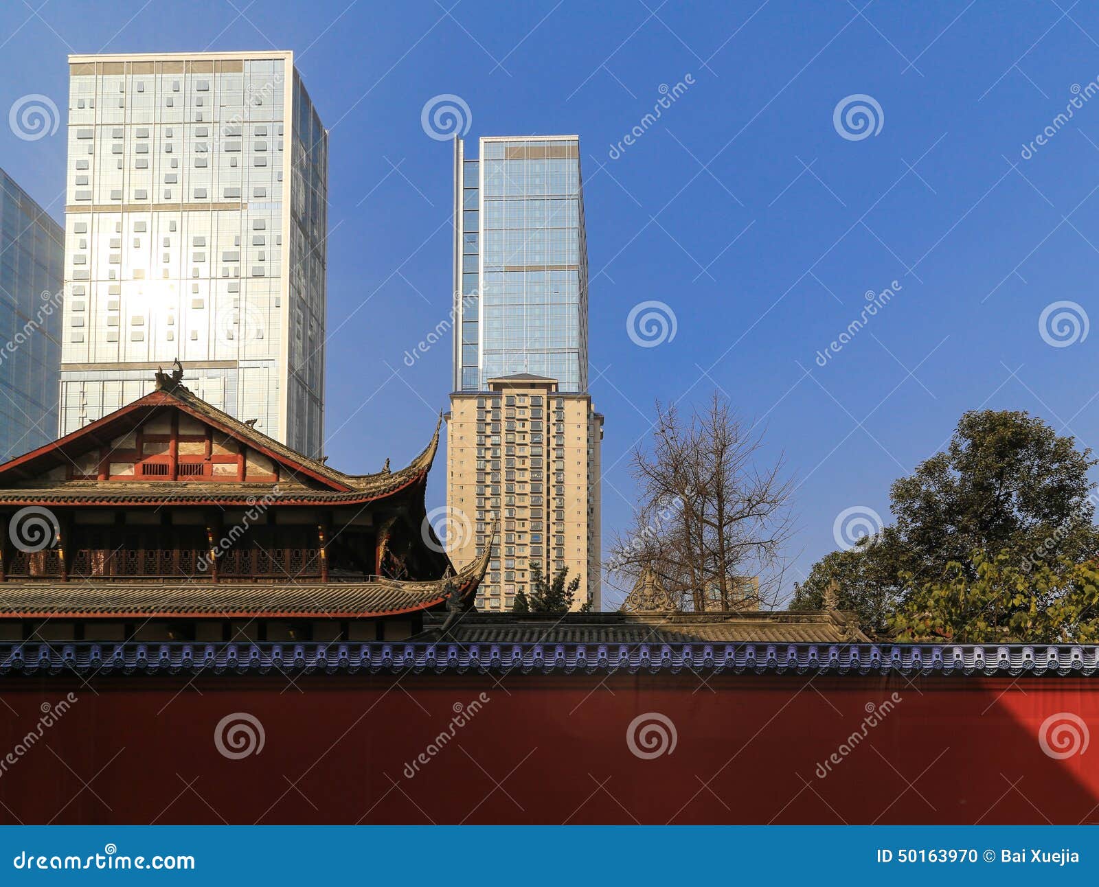 Daci Si Temple in Chengdu, China Stock Photo - Image of skyline ...