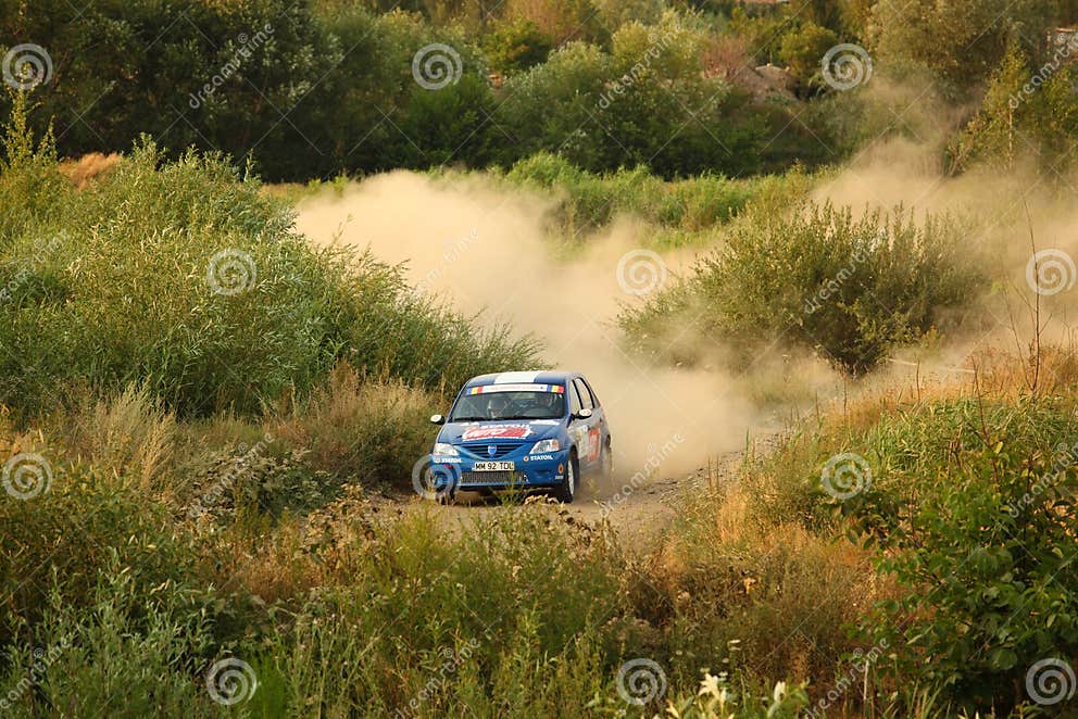 Dacia Logan Rally fotografía editorial. Imagen de espectacular - 32613837