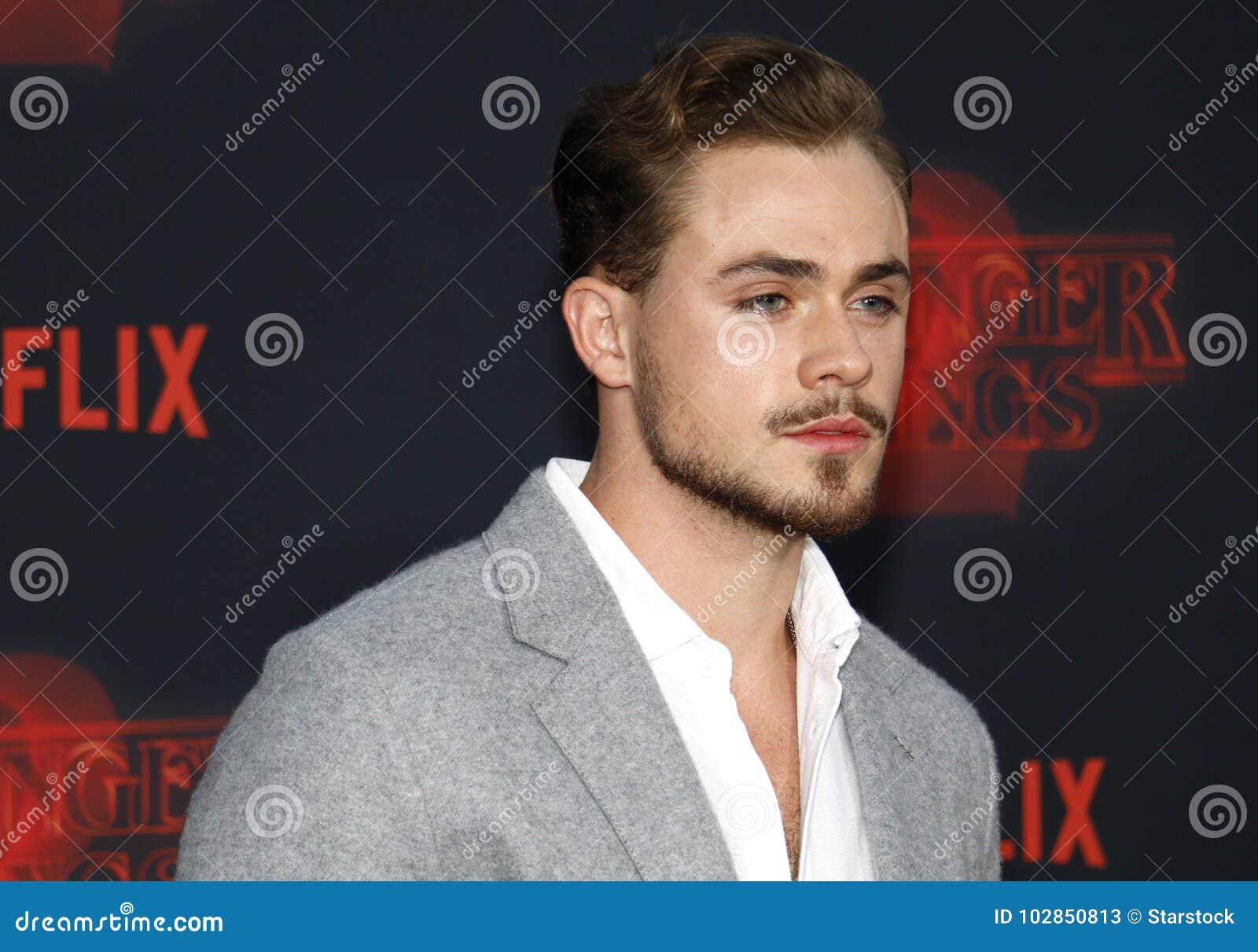 Dacre Montgomery photo stock éditorial. Image du actrices - 102850813