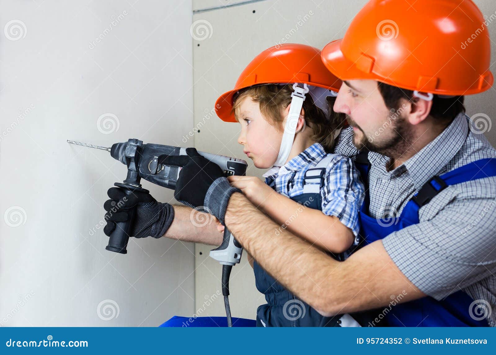 Dad with His Son Doing Repairs Stock Photo - Image of teach, baby: 95724352