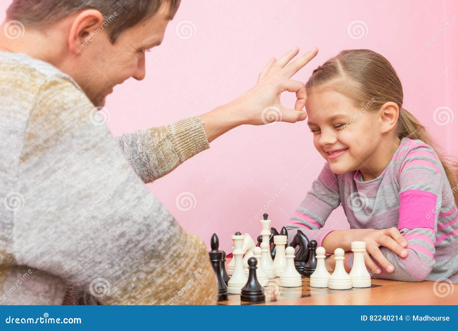 Dad Won a Game of Chess at a Daughter on Bet and Hit Her on the Head ...