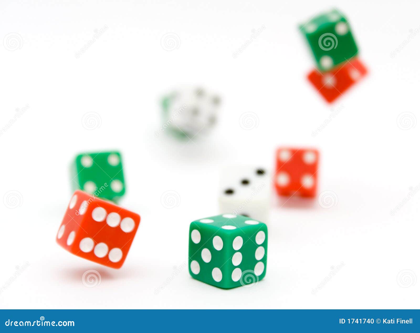 Dadi fotografia stock. Immagine di gettare, verde, svago - 1741740