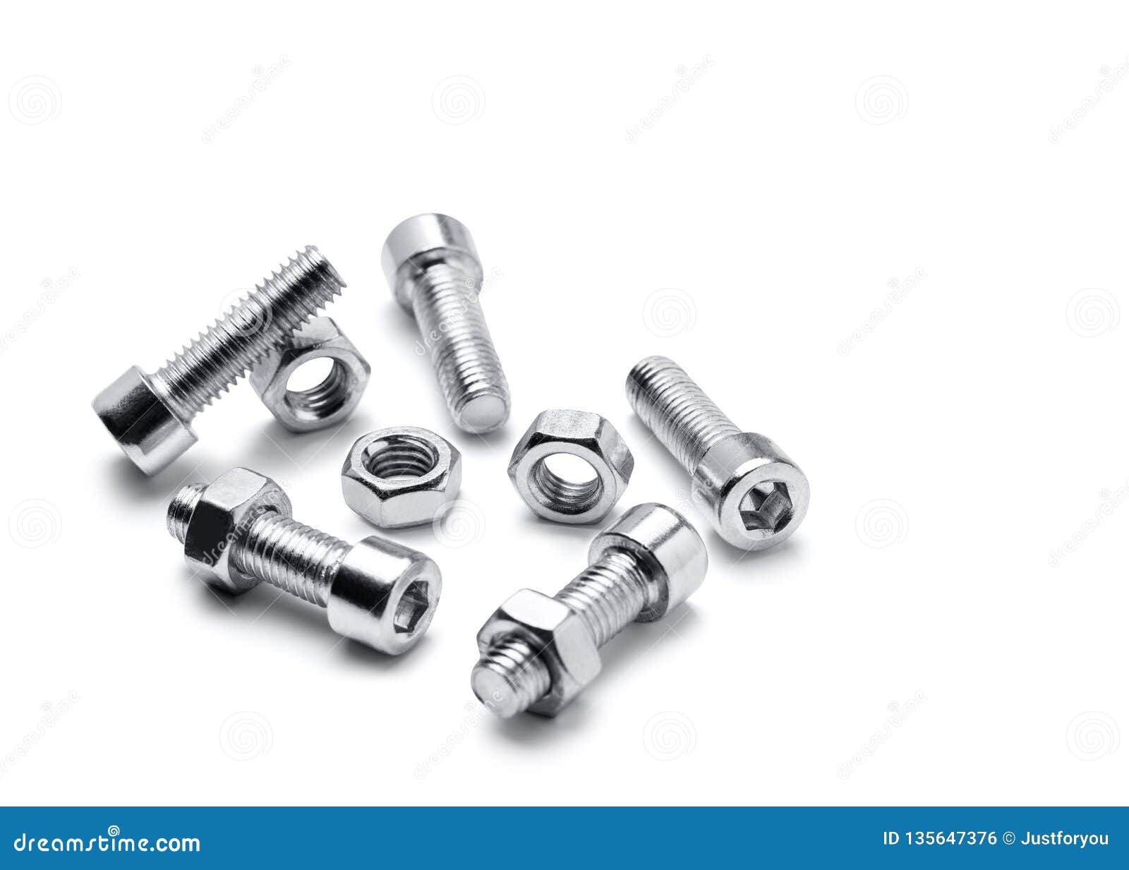 Dadi - e - bulloni fotografia stock. Immagine di elemento - 135647376