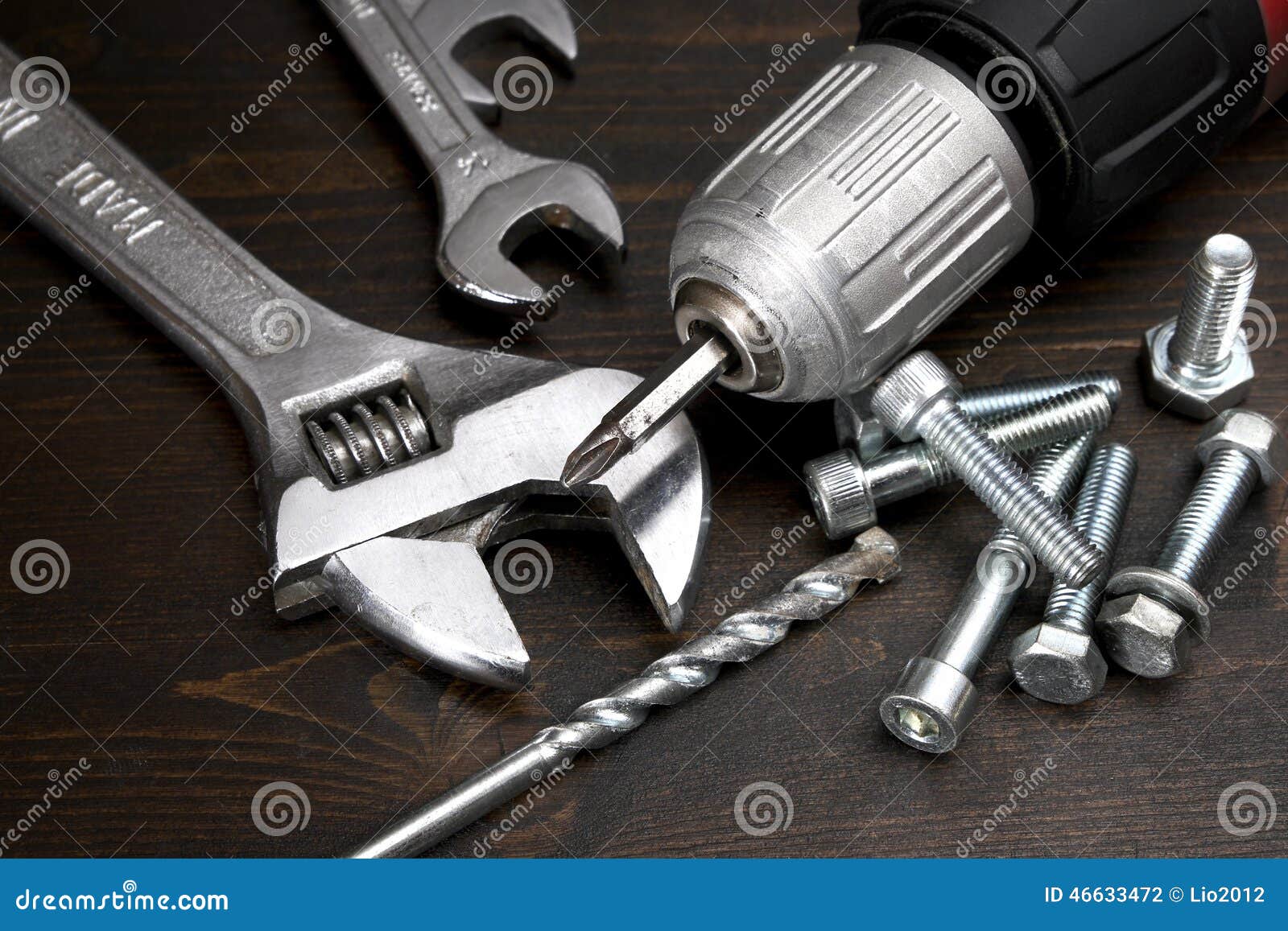 Dadi - e - bulloni fotografia stock. Immagine di costruzione - 46633472