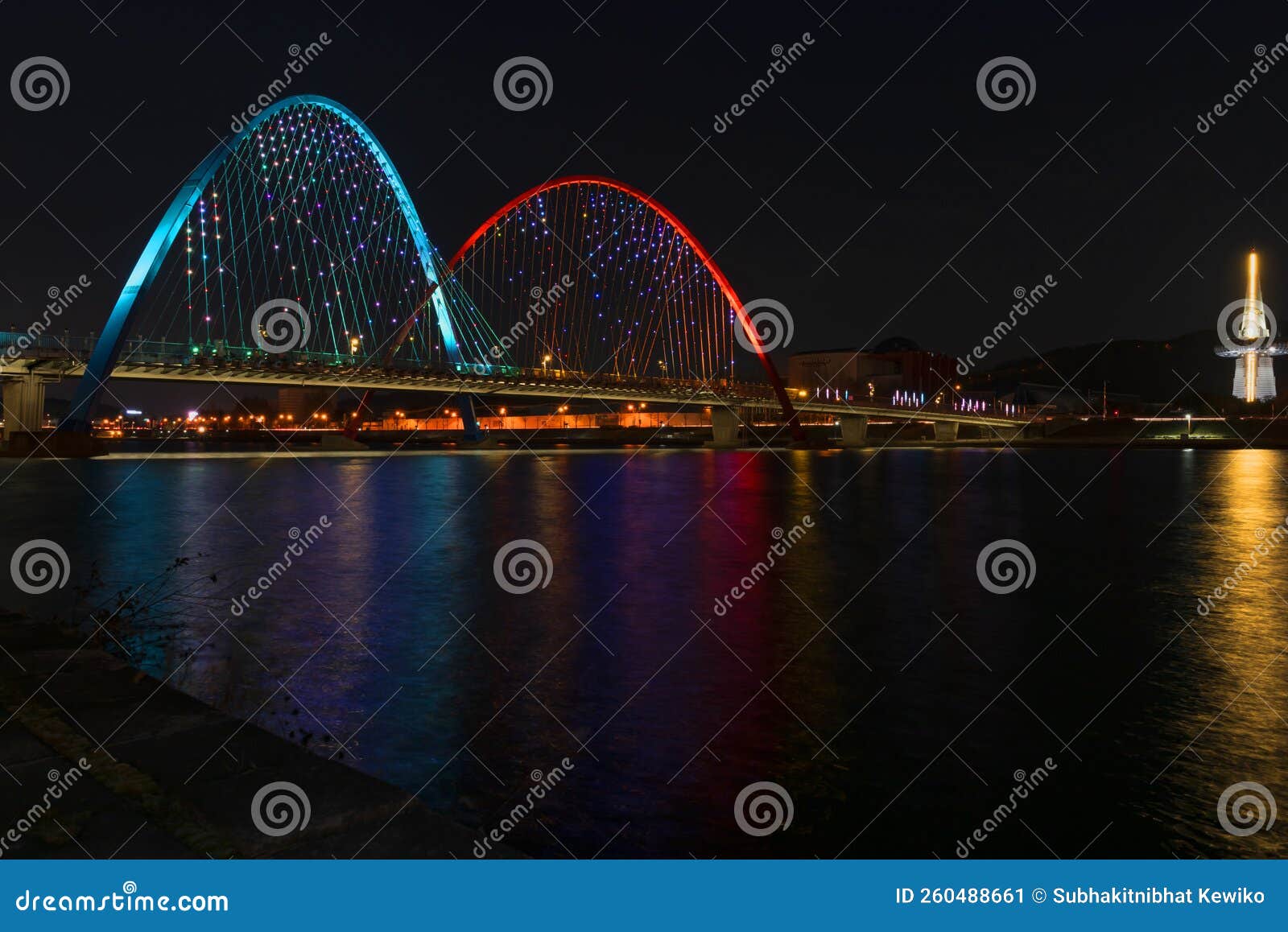 Daejeon Expro Bridge at Night in Daejeon with Reflection,korea. the Light Bridges Editorial ...