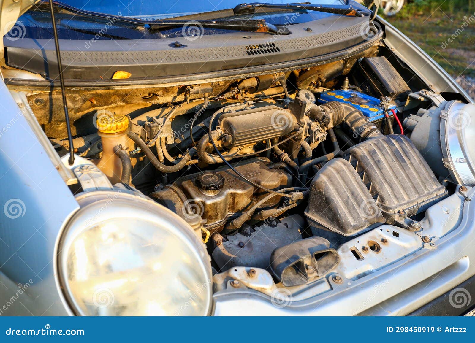 Daewoo Matiz editorial stock image. Image of bonnet - 298450919