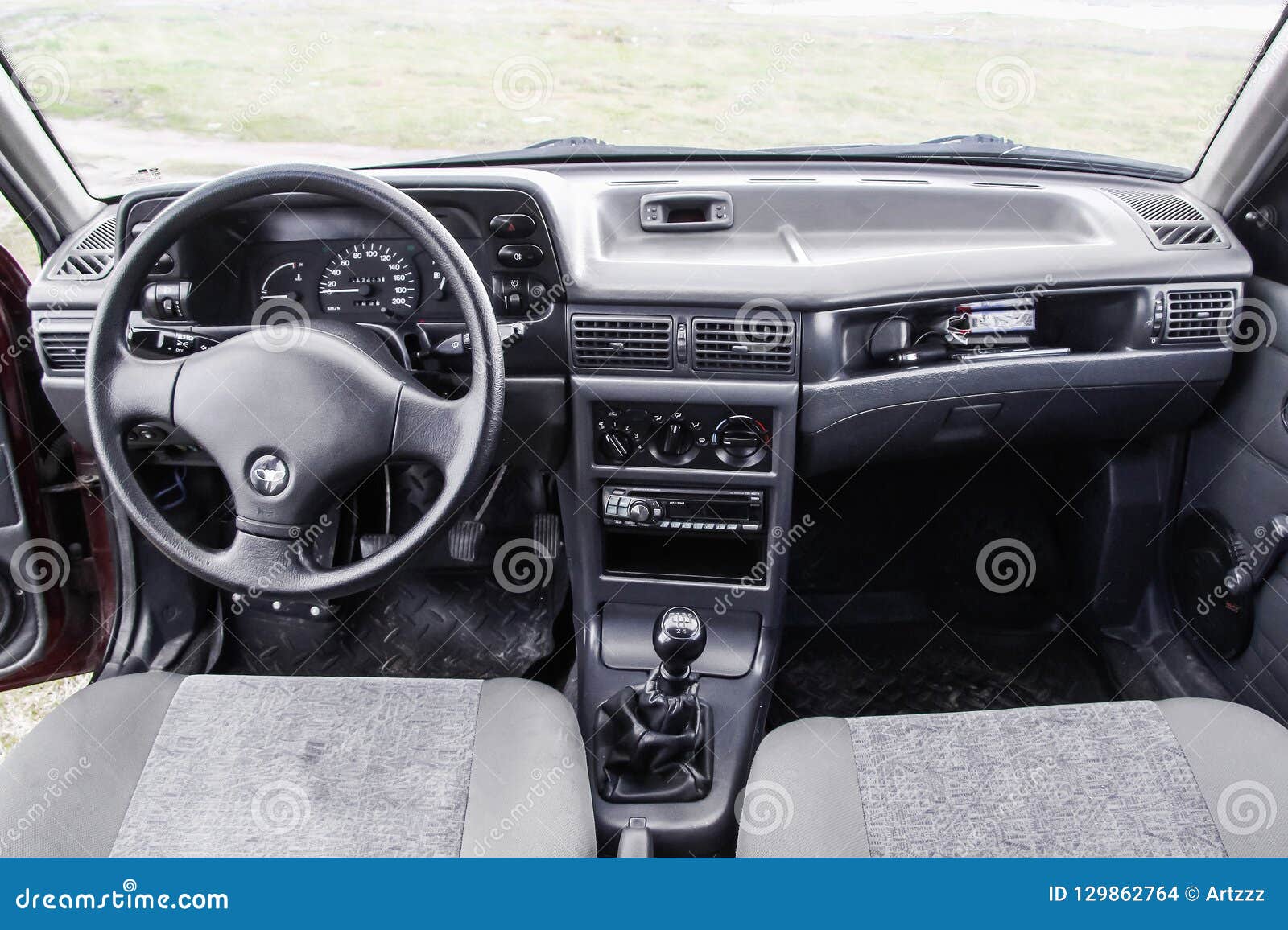 Daewoo Nexia imagen de archivo editorial. Imagen de barato - 129862764