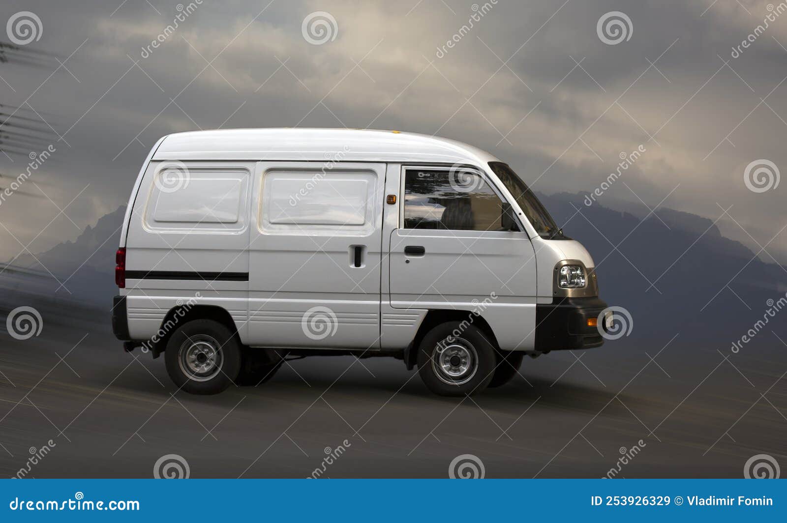 Daewoo small van. imagem de stock. Imagem de carro, camionete - 253926329