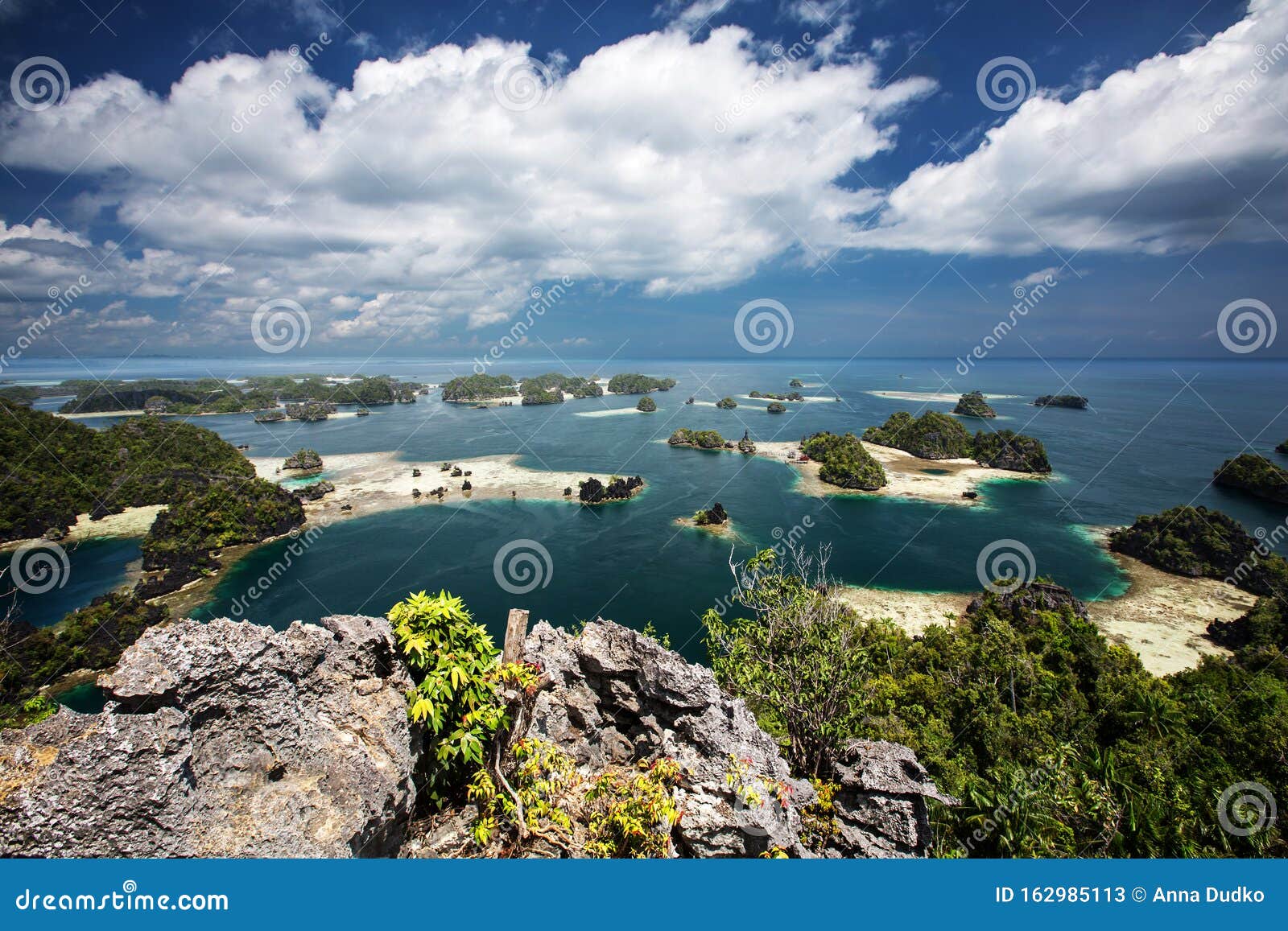 Dafalen Geosite Viewpoint Misool, Raja Ampat, Indonesia Stock Image ...