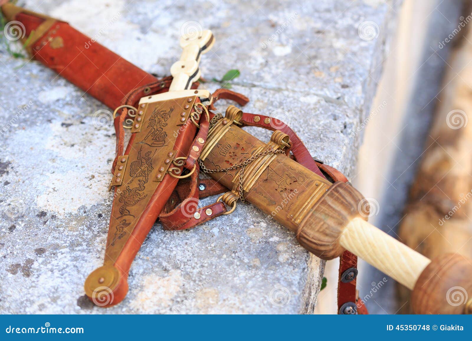 Daga y espada Roman Empire foto de archivo. Imagen de pasado - 45350748